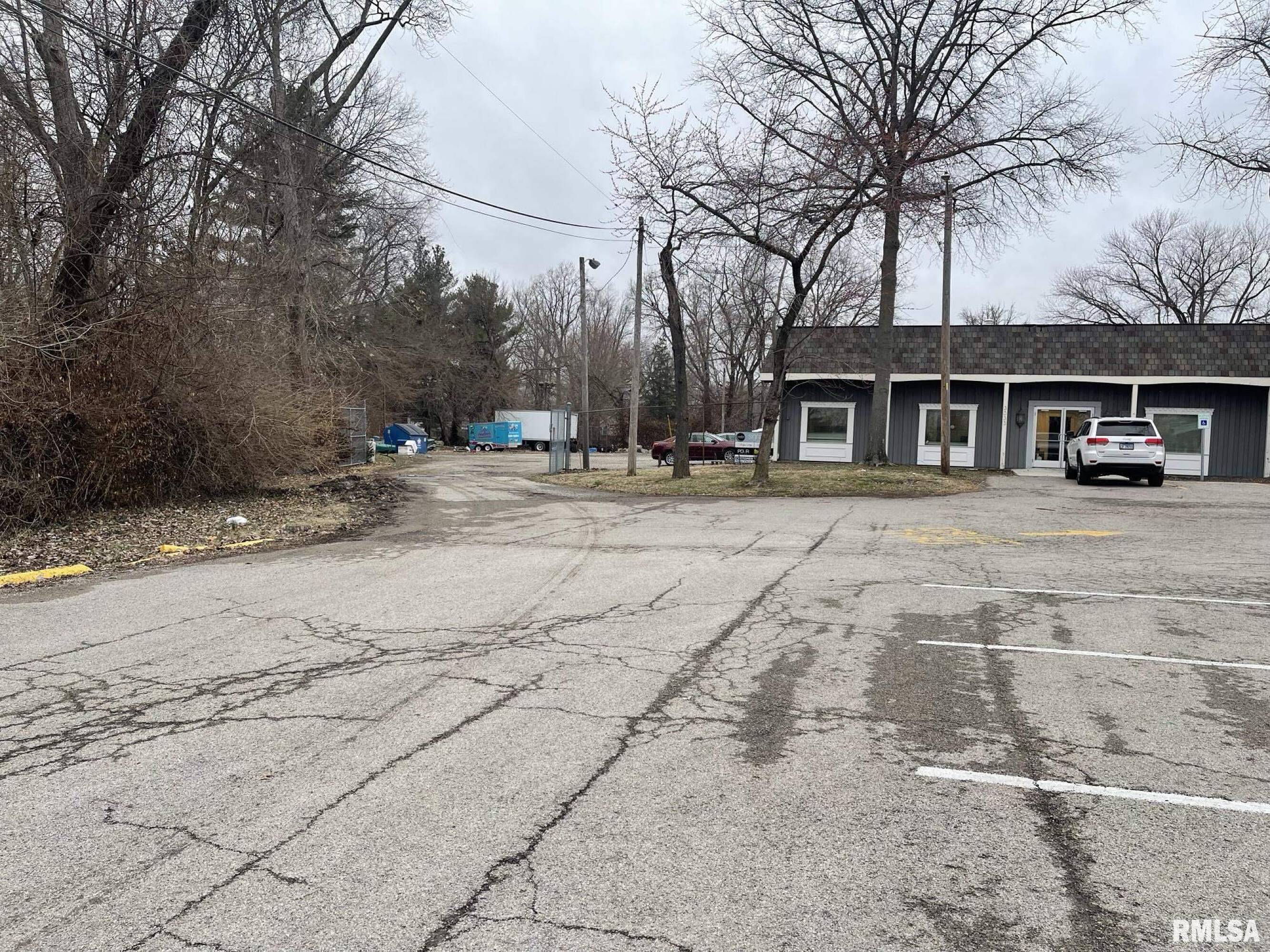 3033 Clear Lake Avenue, Springfield, IL 62702 | Crexi.com