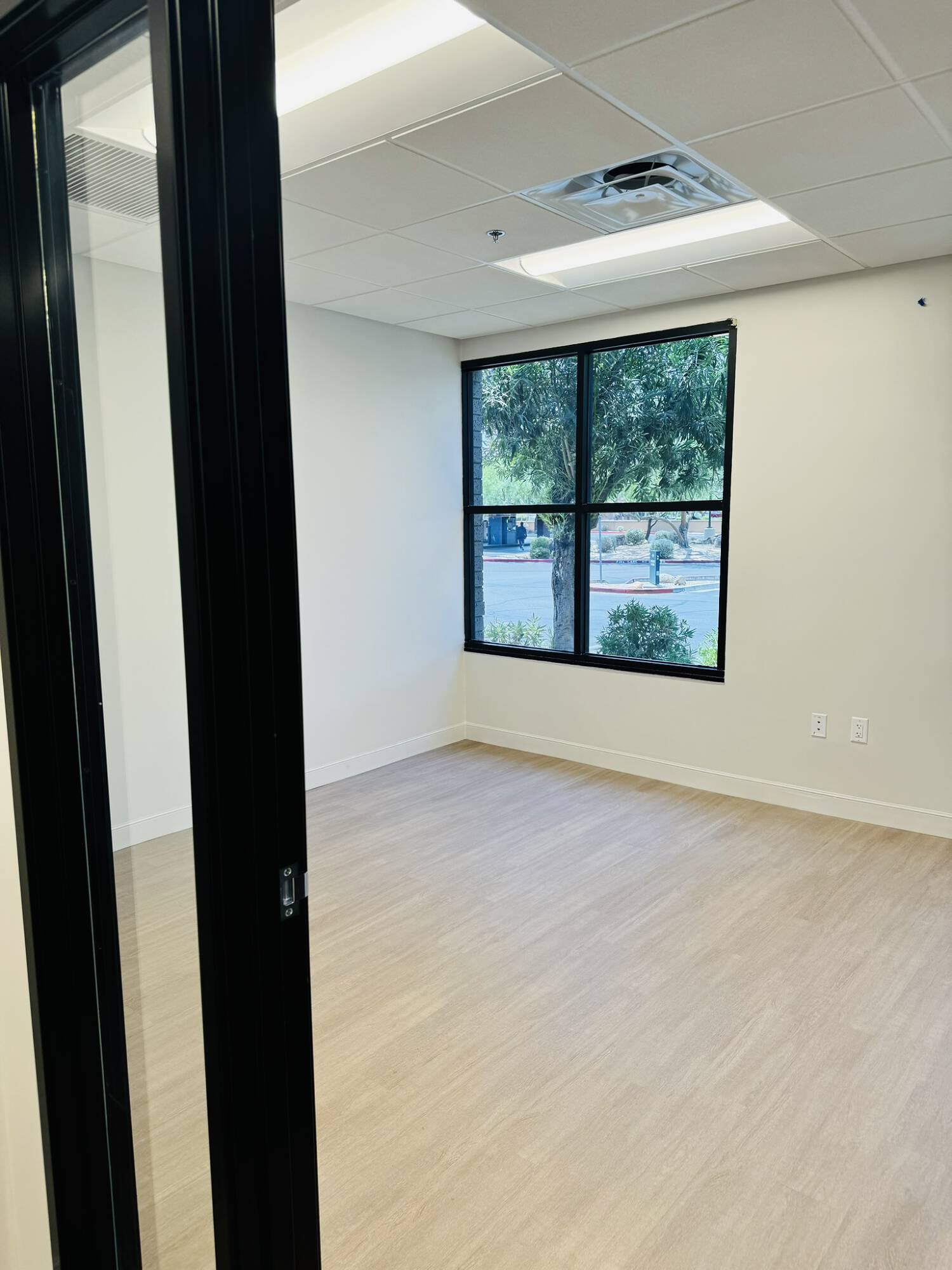 702 E Bell Rd, Phoenix, AZ 85022 | Crexi.com