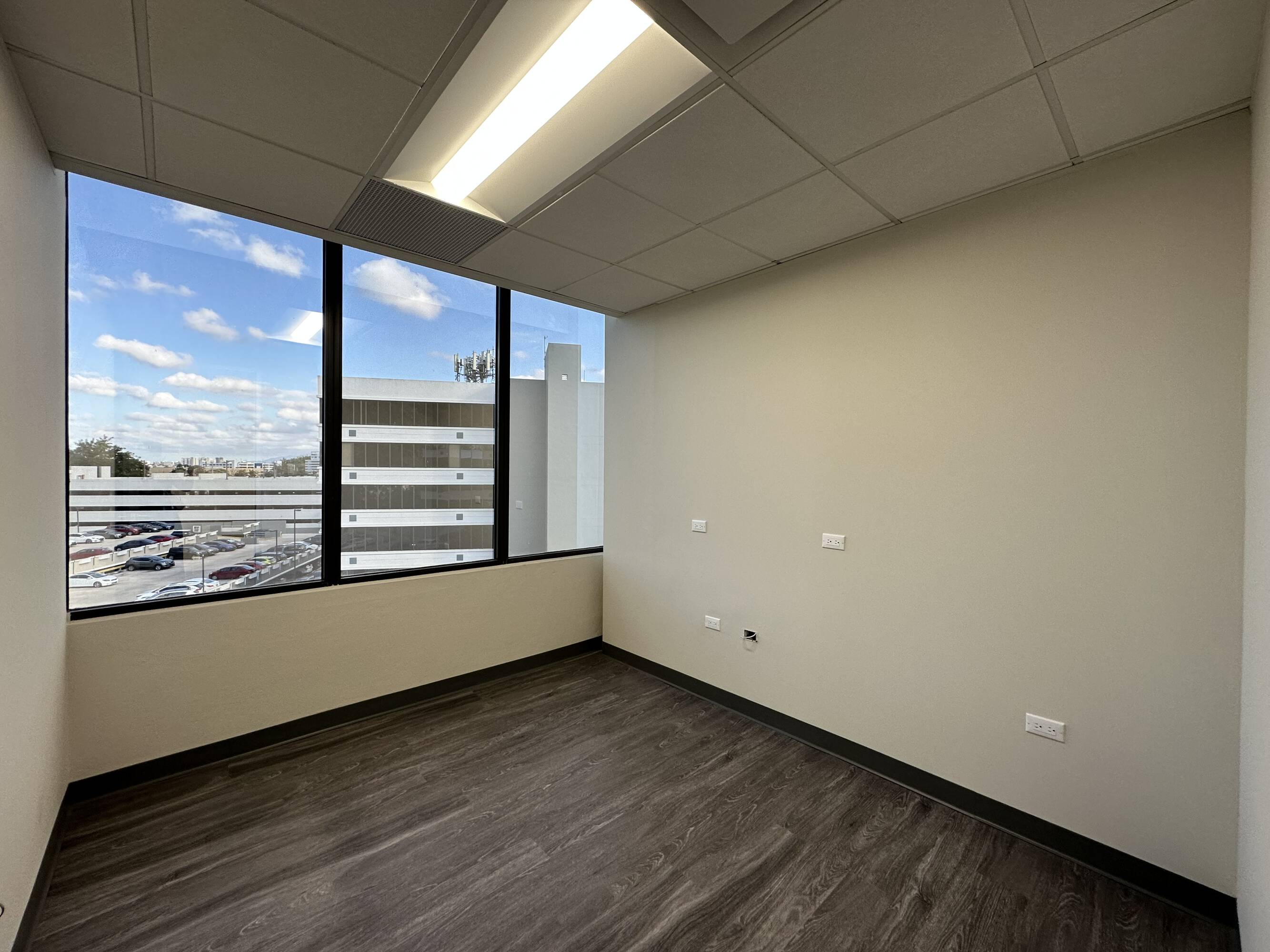 Metro Office Park, Guaynabo, Guaynabo, PR 00966 | Crexi.com