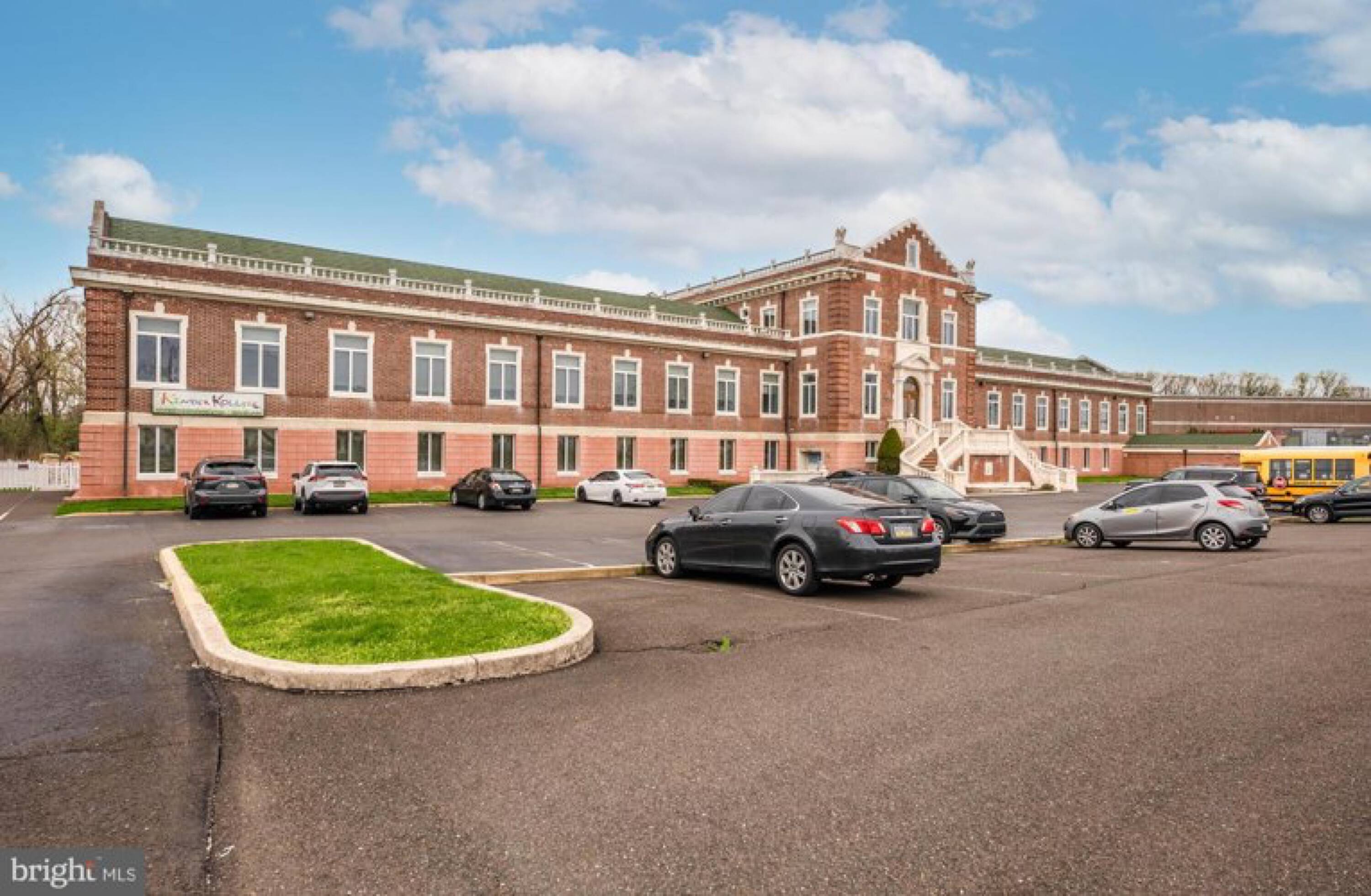 2708 Commerce Way, Philadelphia, PA 19154 | Crexi.com