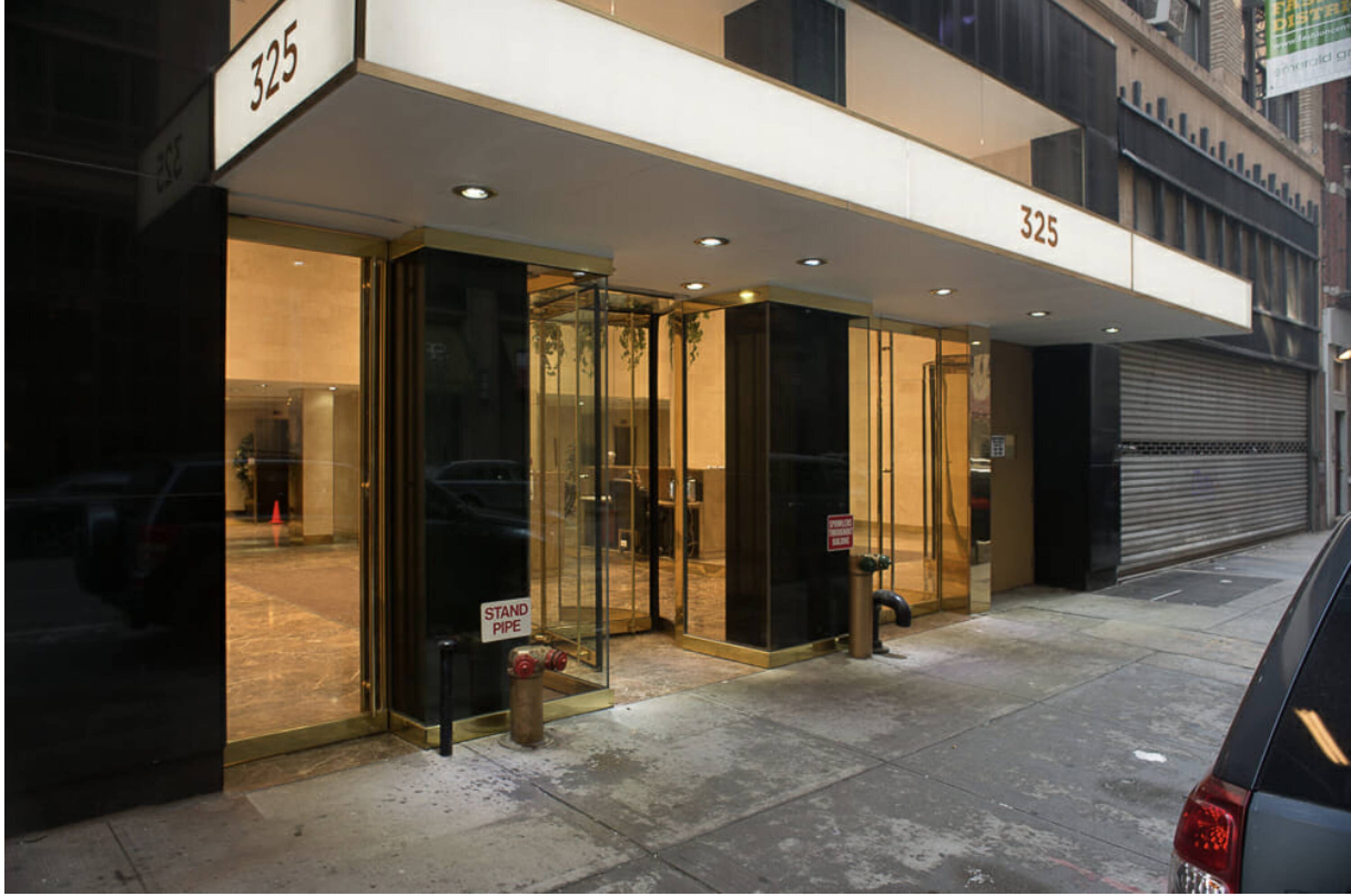 325 W 38th St, New York, NY 10001 | Crexi.com
