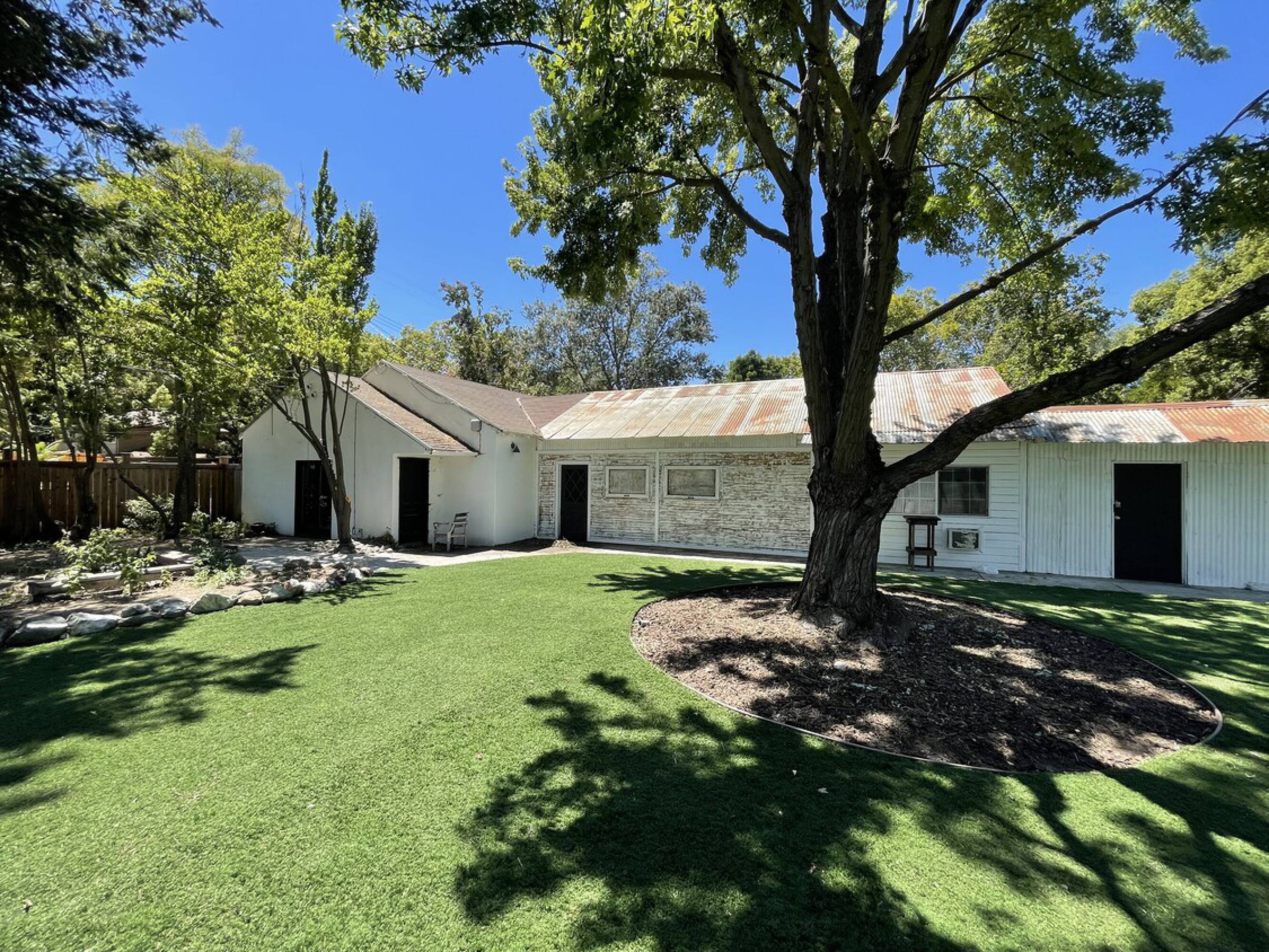 2518 B ST Sacramento CA 95816-3290 APN: 003-0095-035-0000 | Crexi.com