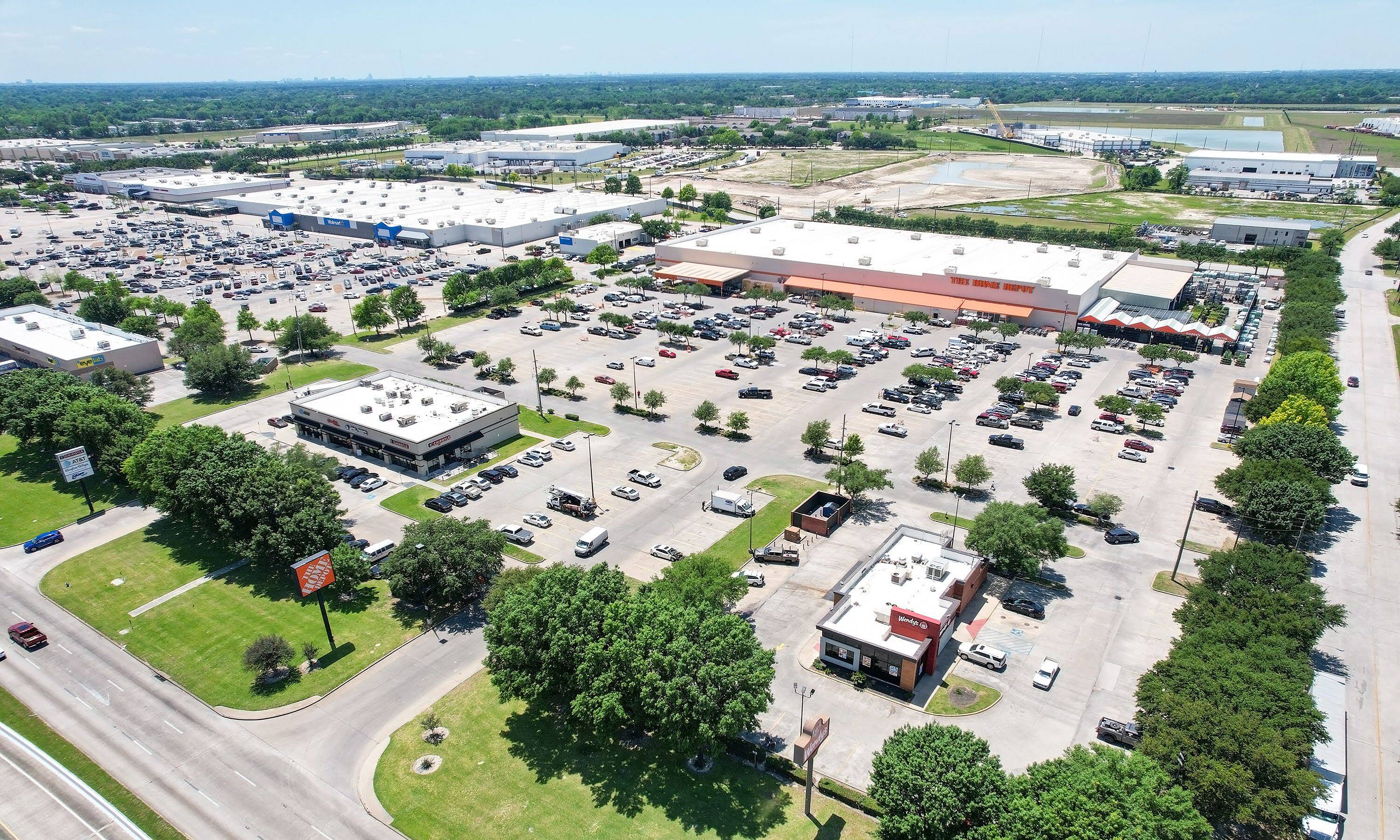 10701 North Fwy, Houston, TX 77037 | Crexi.com