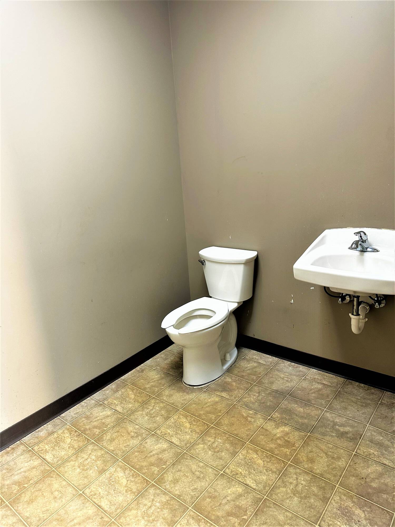 4628 E 13th St N, Wichita, KS 67208 | Crexi.com