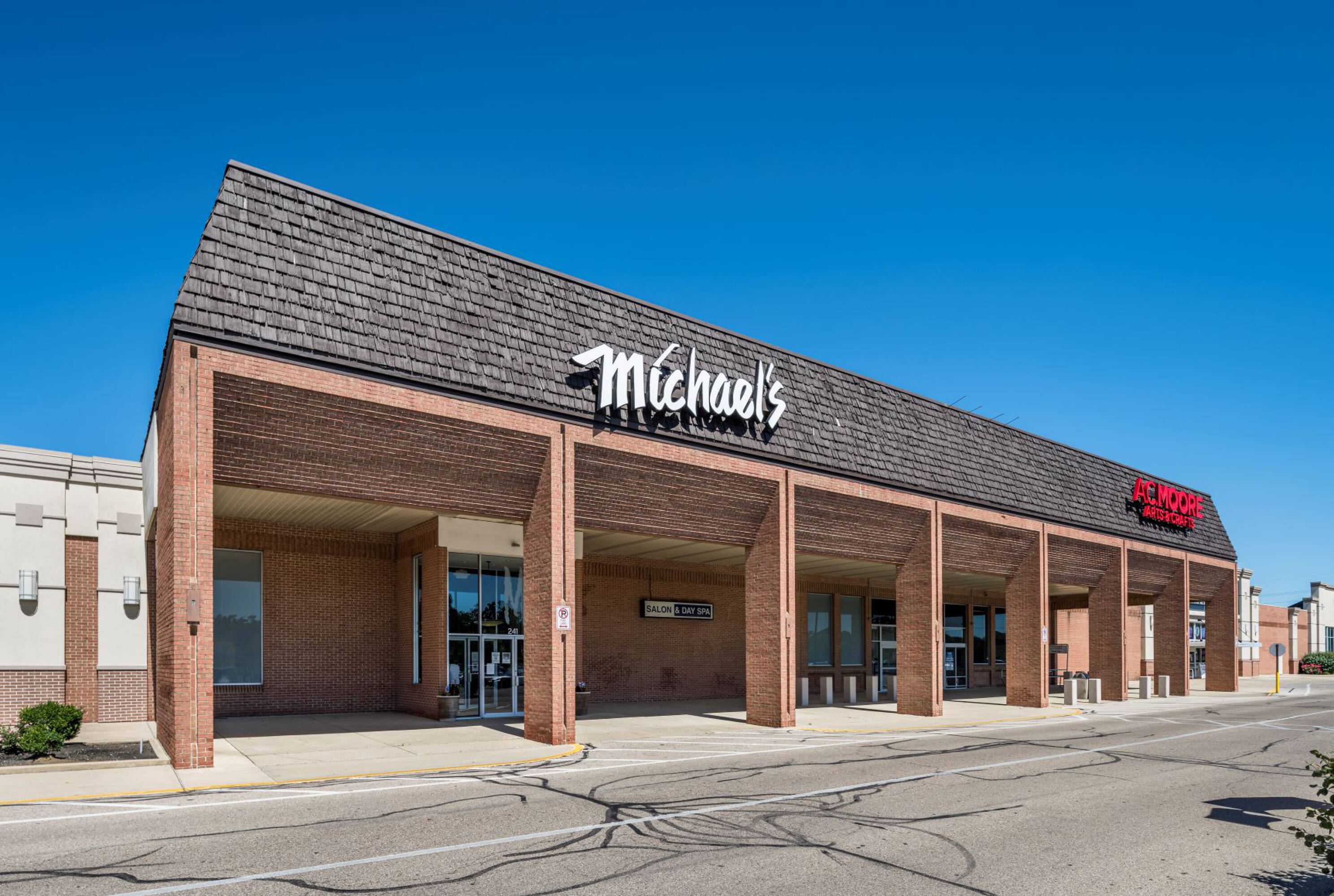 251 East Alex Bell Road, Centerville, OH 45459 | Crexi.com