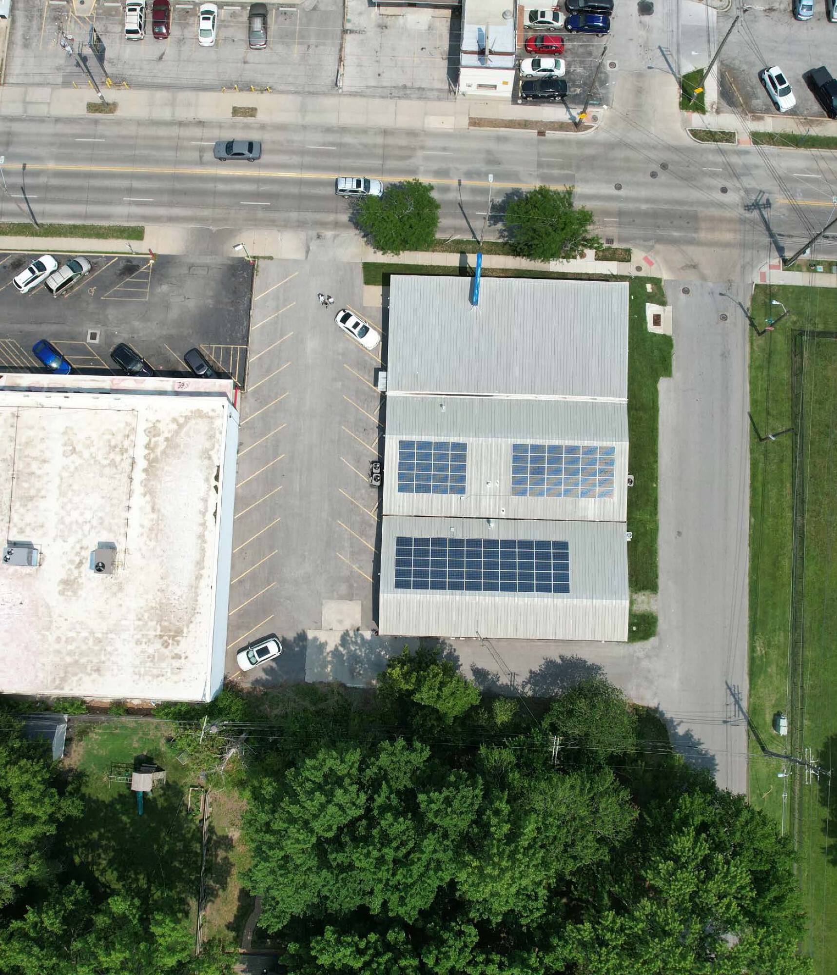 8050 WORNALL RD Kansas City MO 64114-5804 APN: 47940161900000000 ...