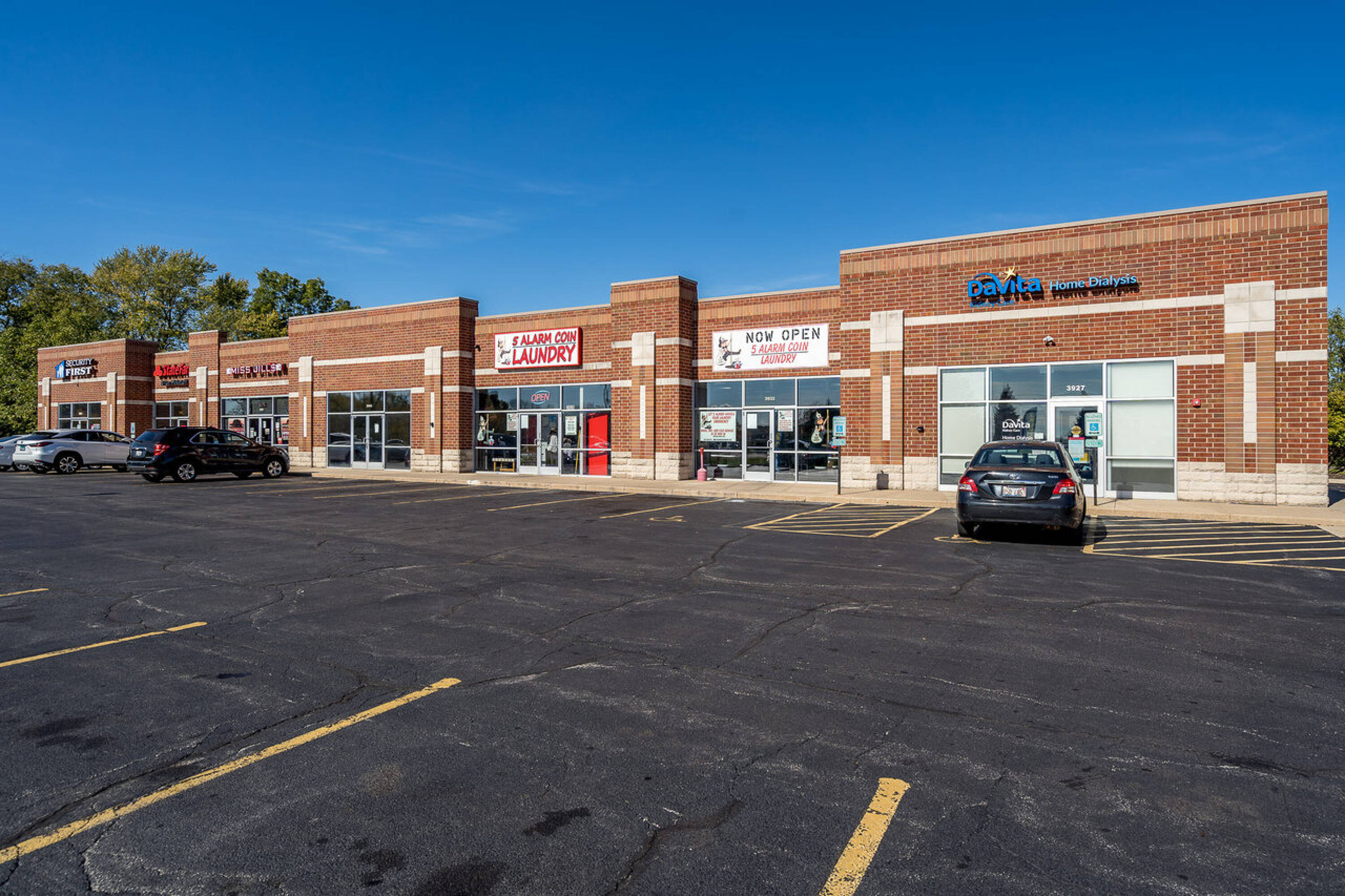 3927 W Riverside Blvd, Rockford, IL 61101 | Crexi.com