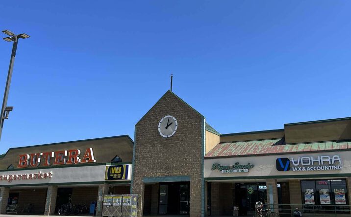 1-95 Clock Tower Plaza, Elgin, IL 60120 | Crexi.com