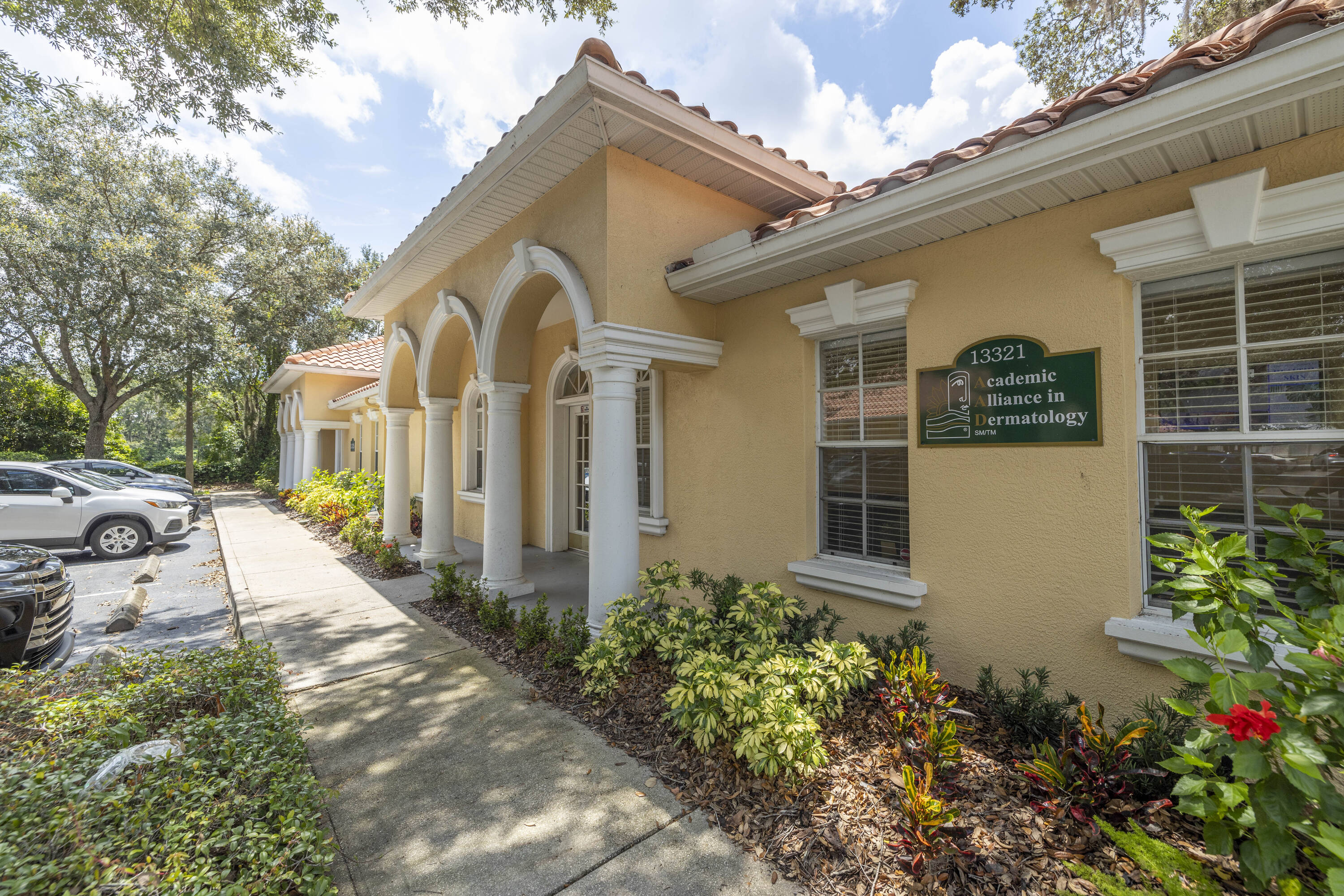 13325 N 56th St, Tampa, FL 33617 | Crexi.com