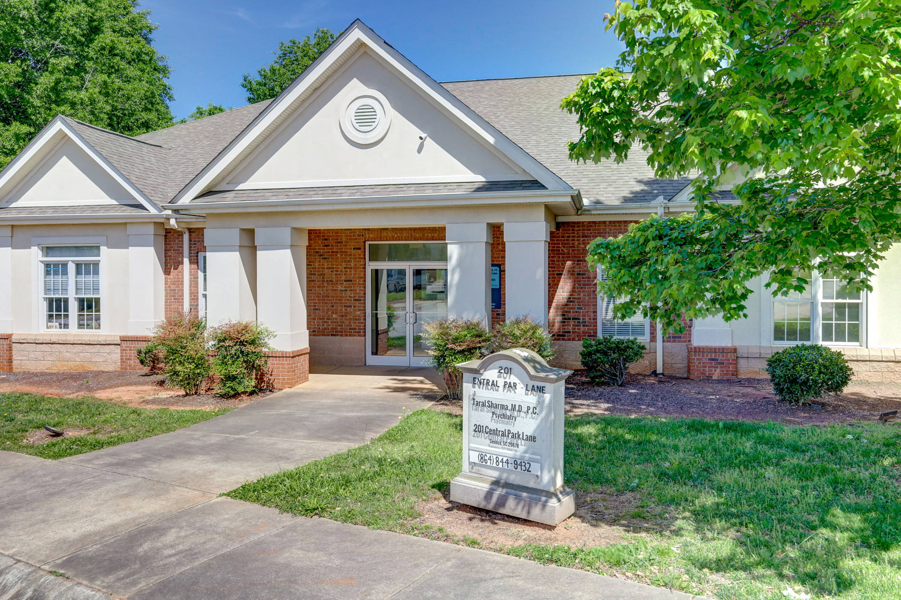 201 CENTRAL PARK LN Seneca SC 29678-1156 APN: 520-69-01-015 | Crexi.com
