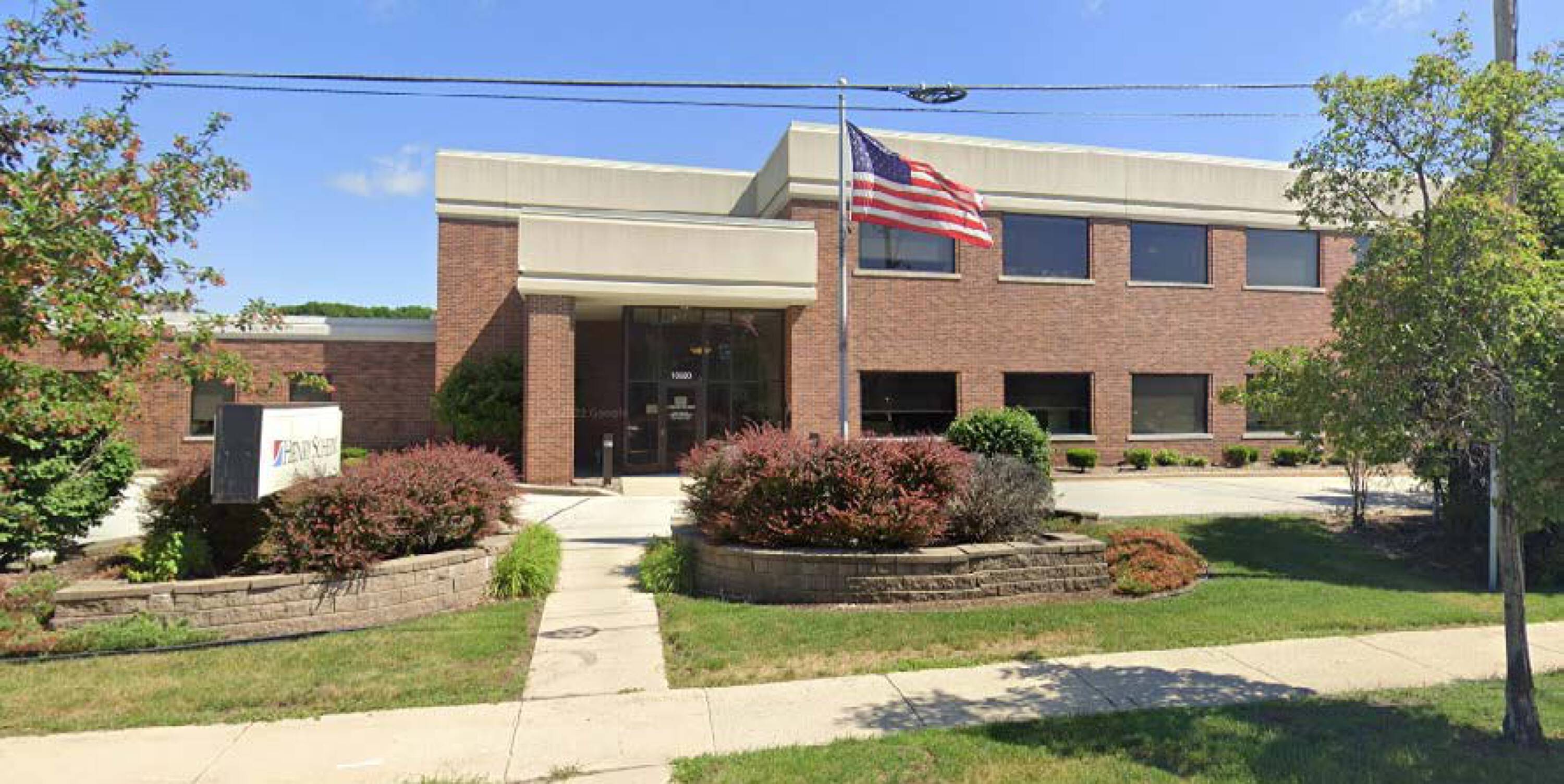 10920 - 11016 W Lincoln Ave, West Allis, WI 53227 | Crexi.com