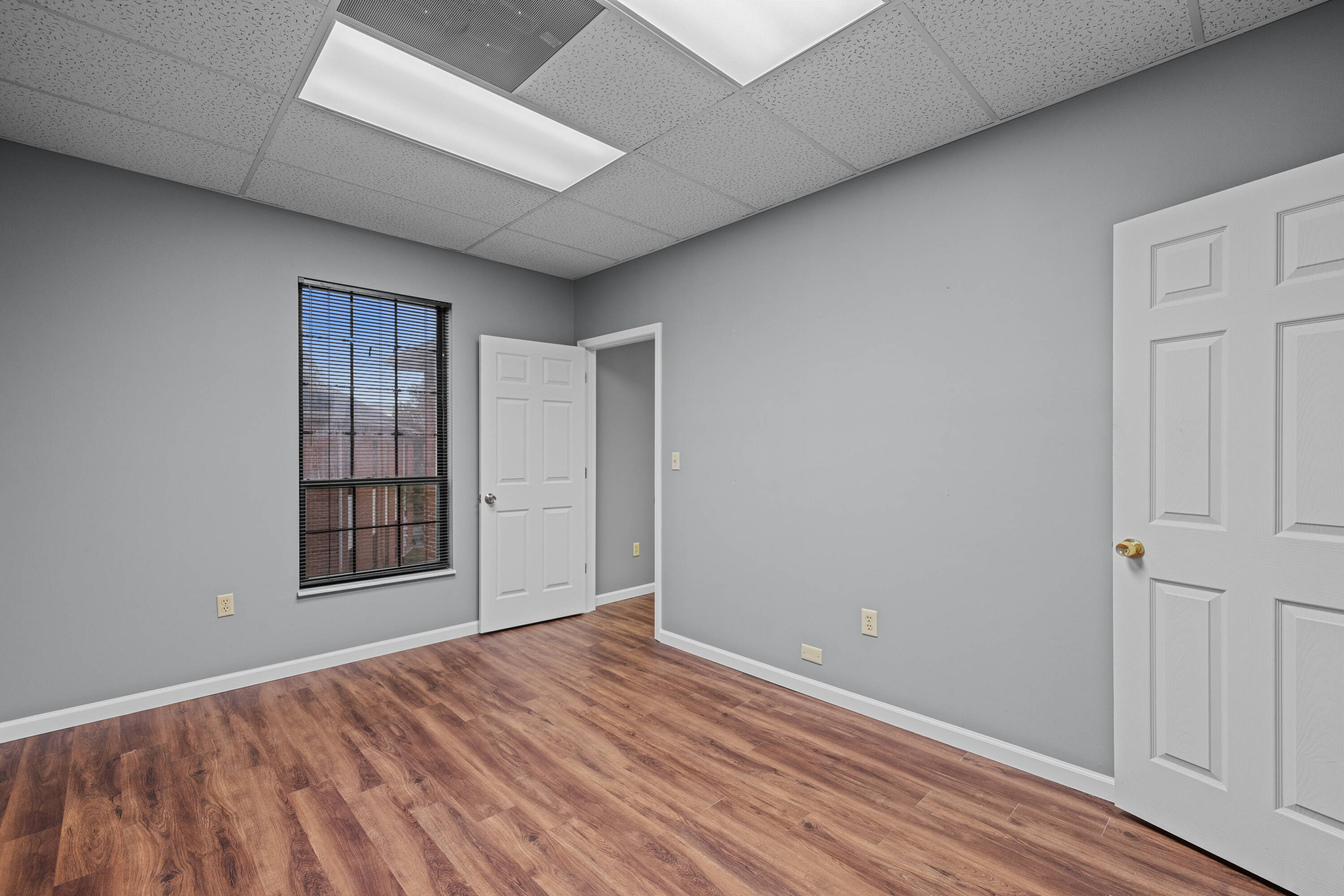 4177 Crescent Dr, St. Louis, MO 63129 | Crexi.com