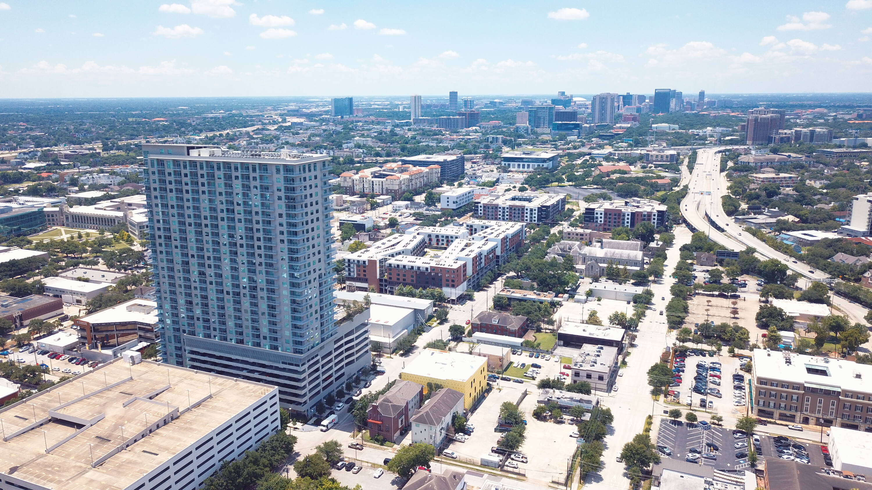 3300 Main St, Houston, TX 77002 | Crexi.com