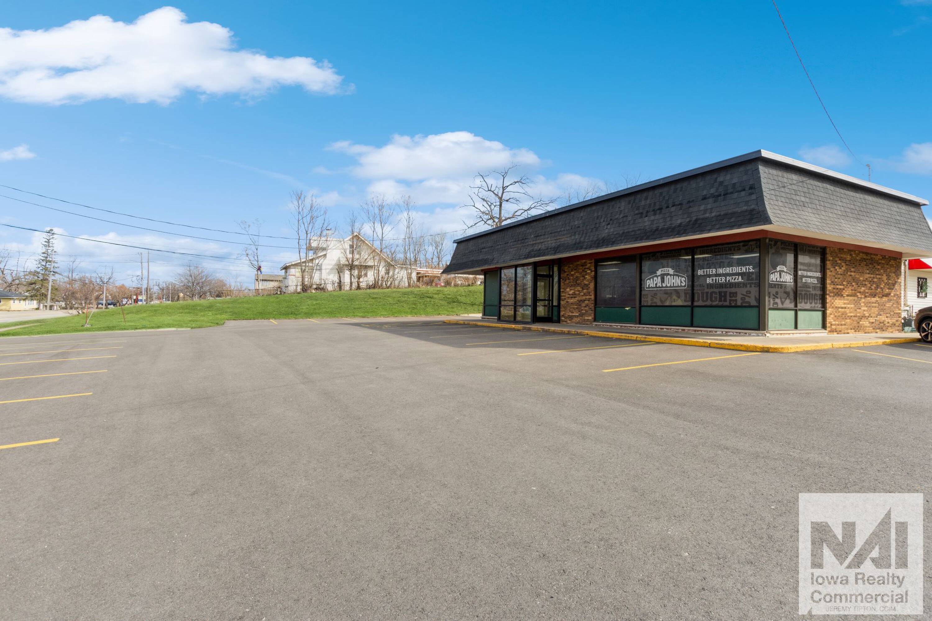 3358 Center Point Rd NE, Cedar Rapids, IA 52402 | Crexi.com