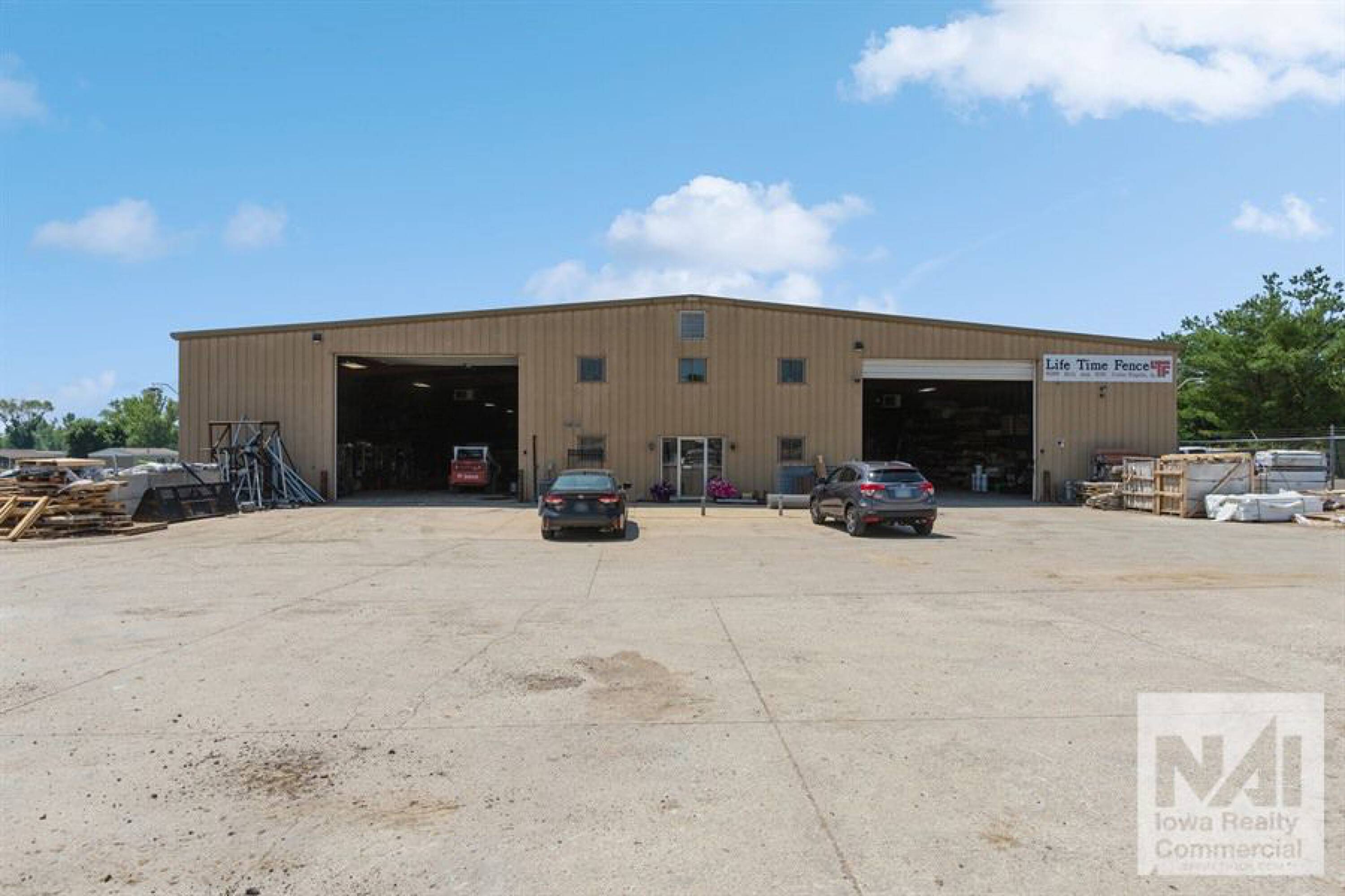 6009 16TH AVE SW Cedar Rapids IA 52404-6106 APN: 133520200700000 ...