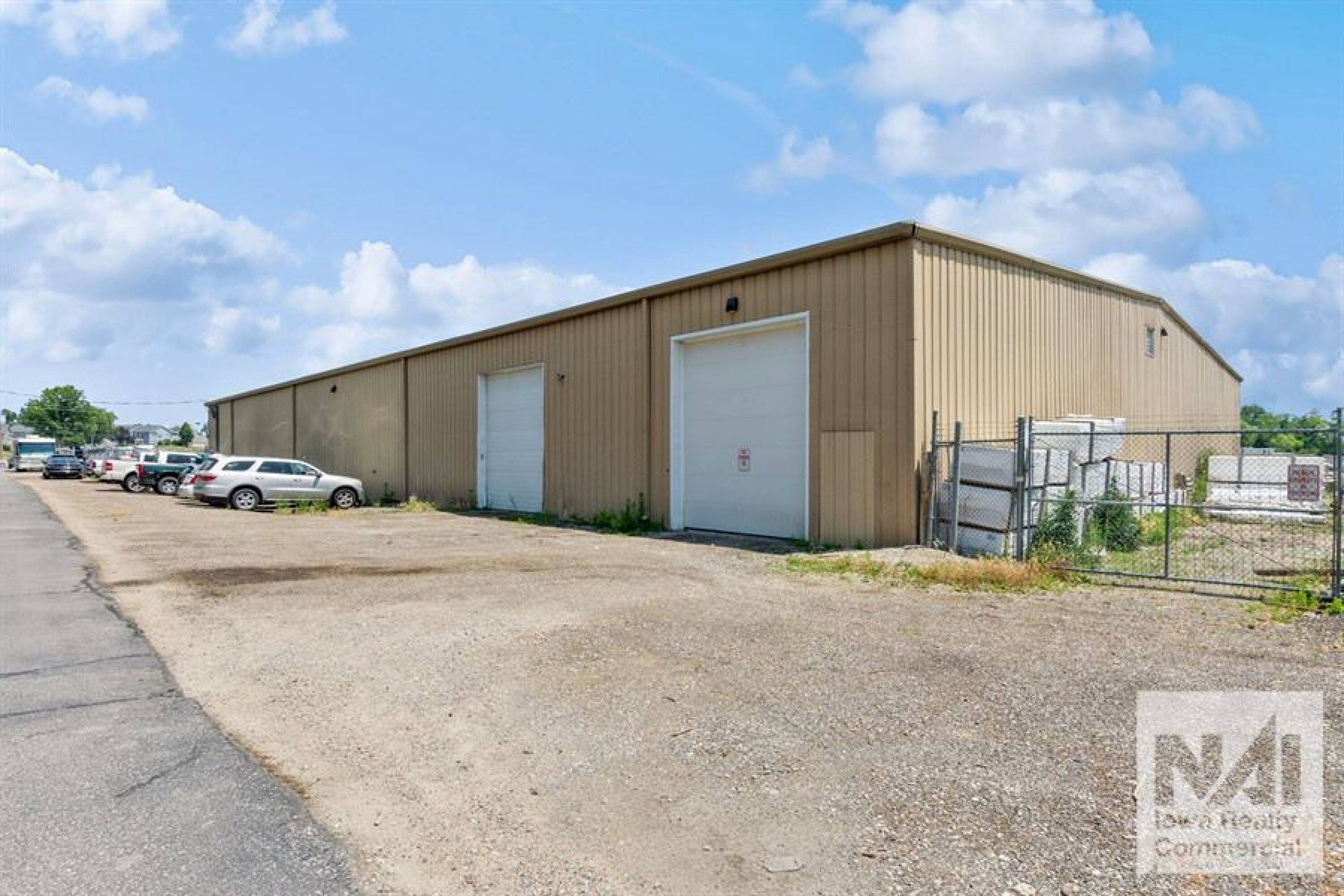 6009 16TH AVE SW Cedar Rapids IA 52404-6106 APN: 133520200700000 ...