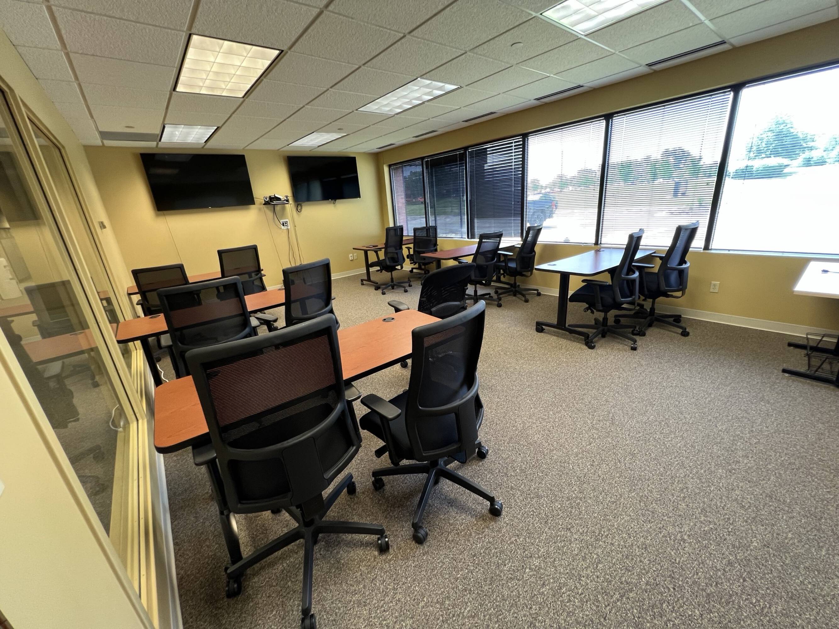 7601 Office Plaza Dr N, West Des Moines, IA 50266 | Crexi.com