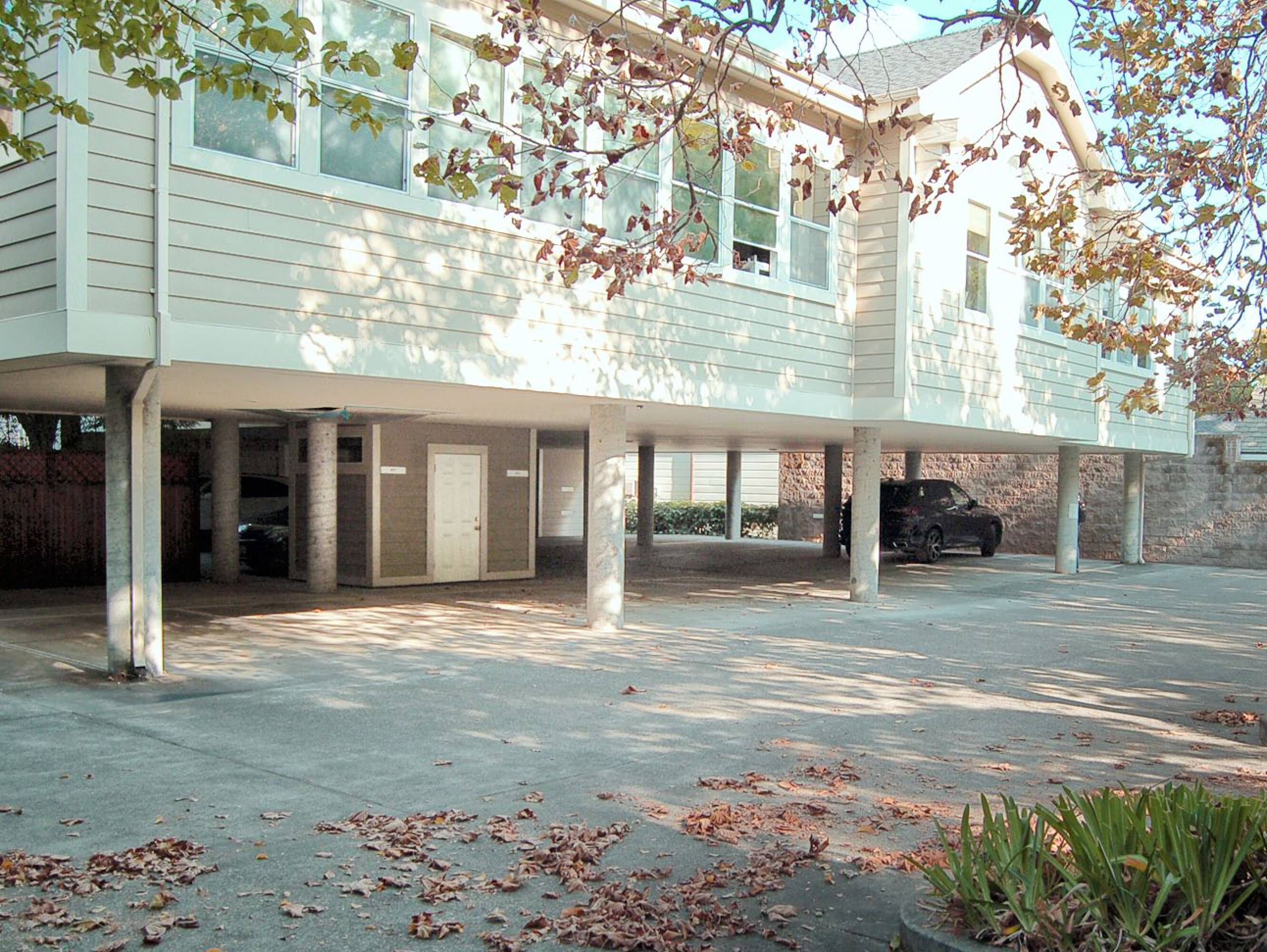 32 Ross Common, Ross, CA 94957 | Crexi.com