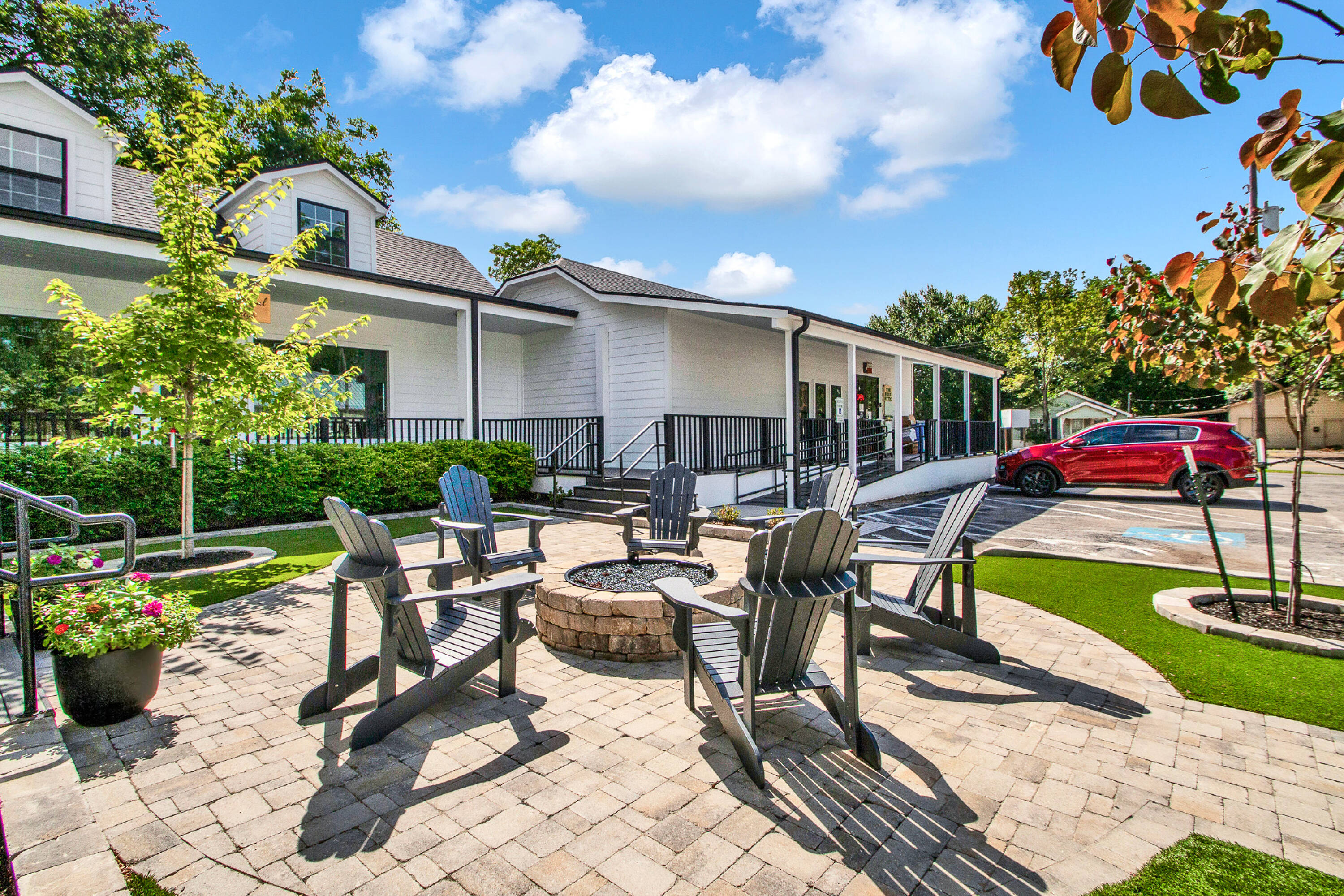 310 E Main St, Tomball, TX 77375 | Crexi.com
