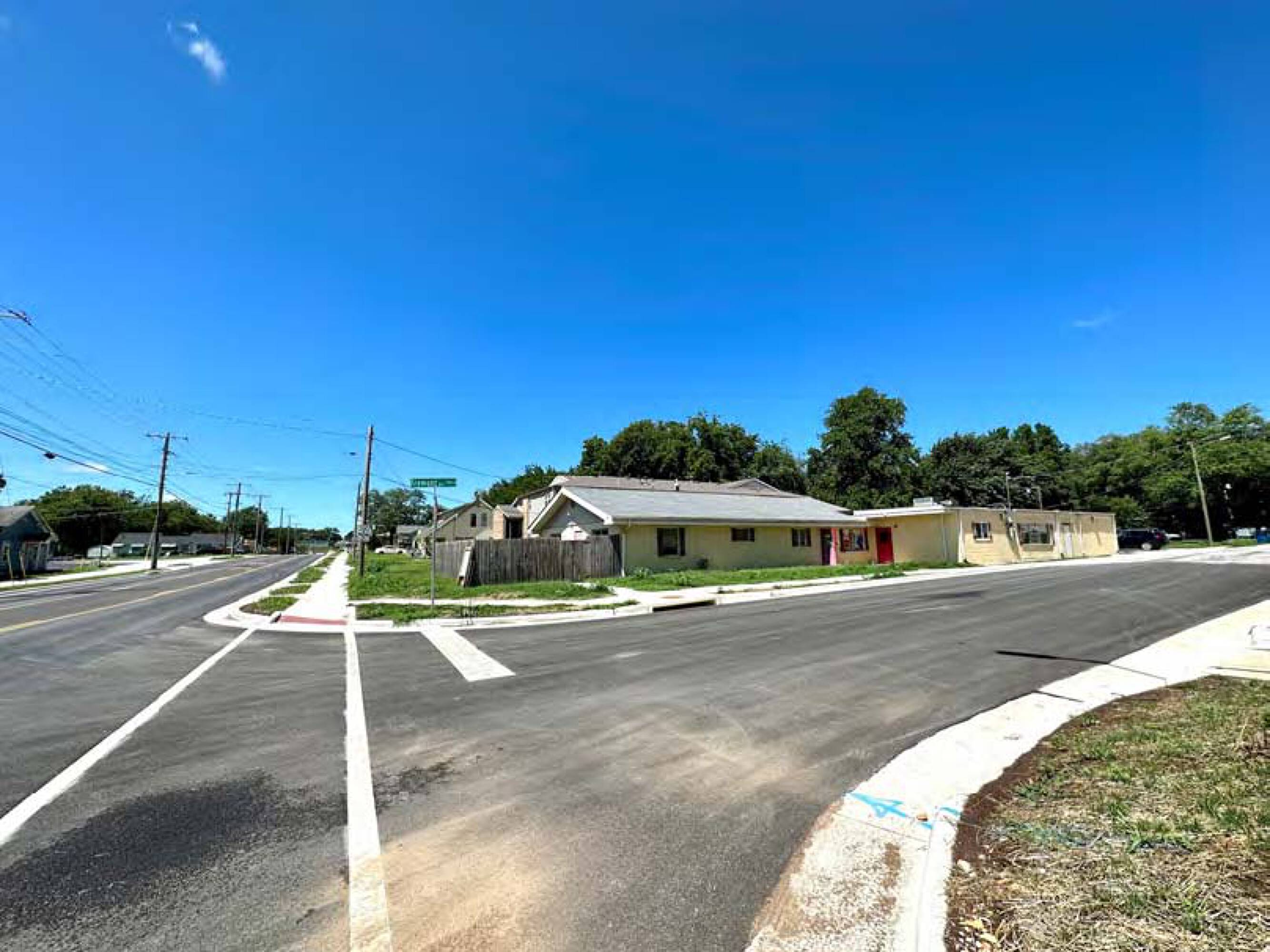 1381 E Division St, Springfield, MO 65803 | Crexi.com