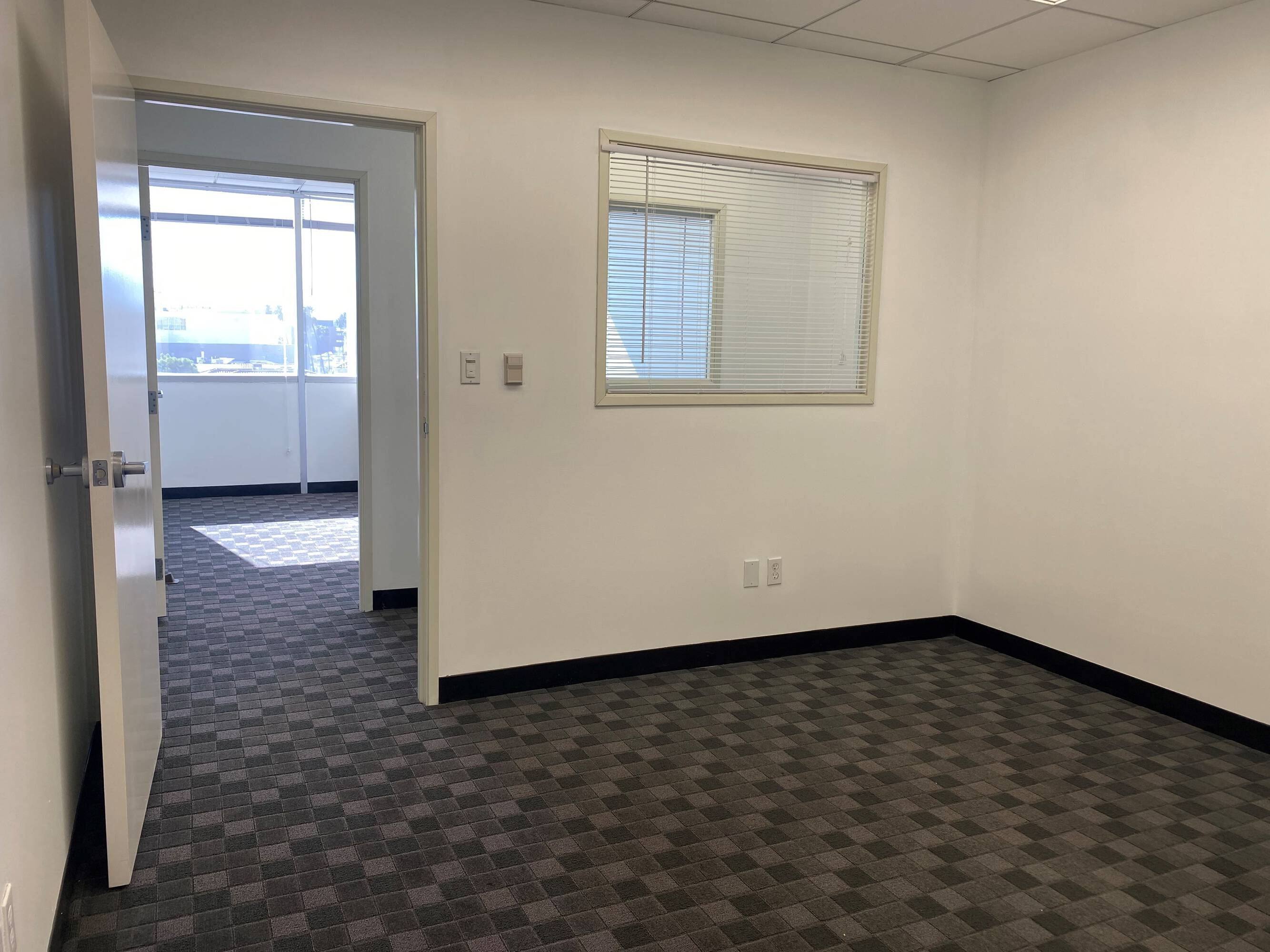 6464 W Sunset Blvd, Los Angeles, CA 90028 | Crexi.com