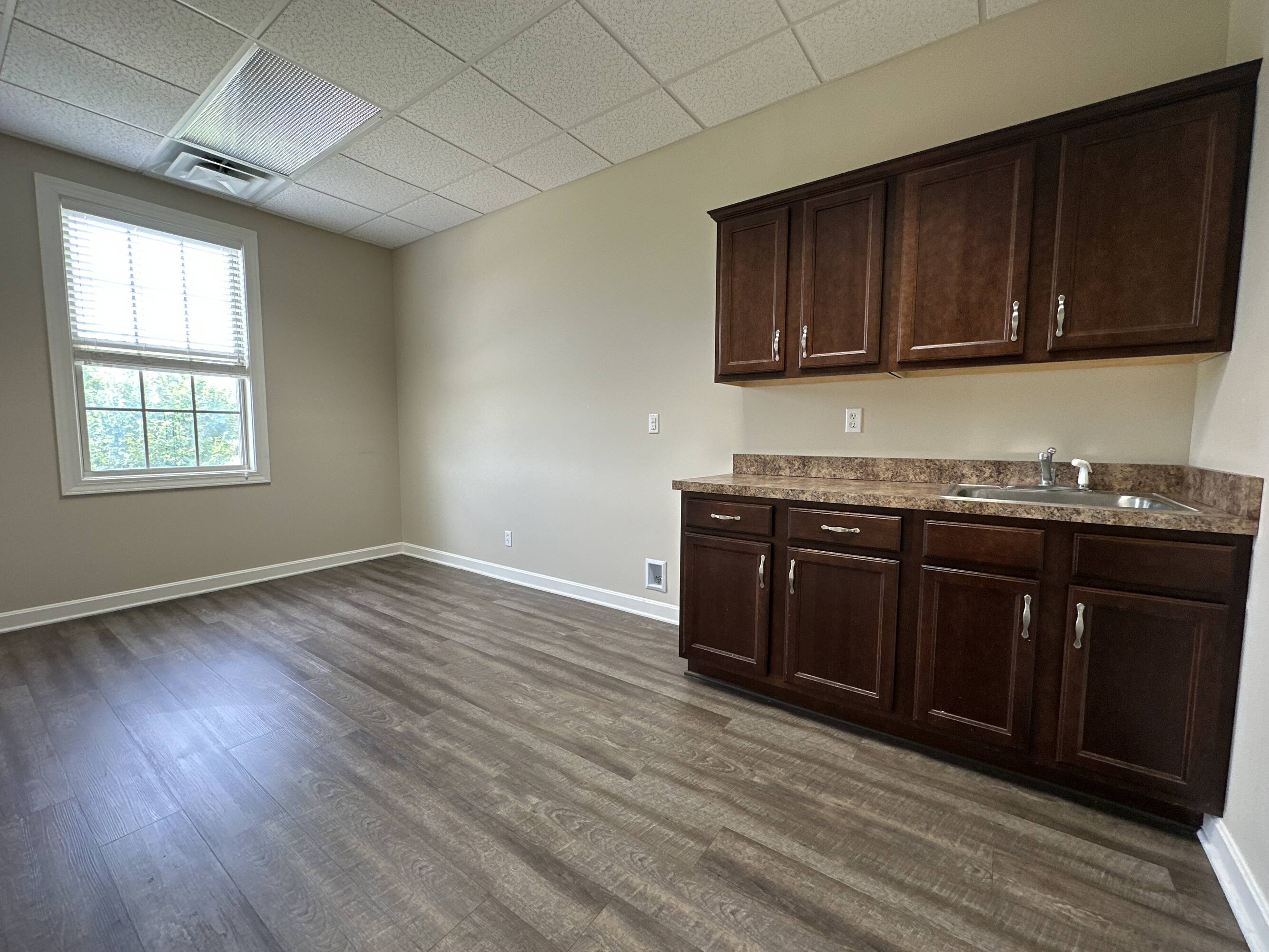 901 Lily Creek Rd, Middletown, KY 40243 | Crexi.com