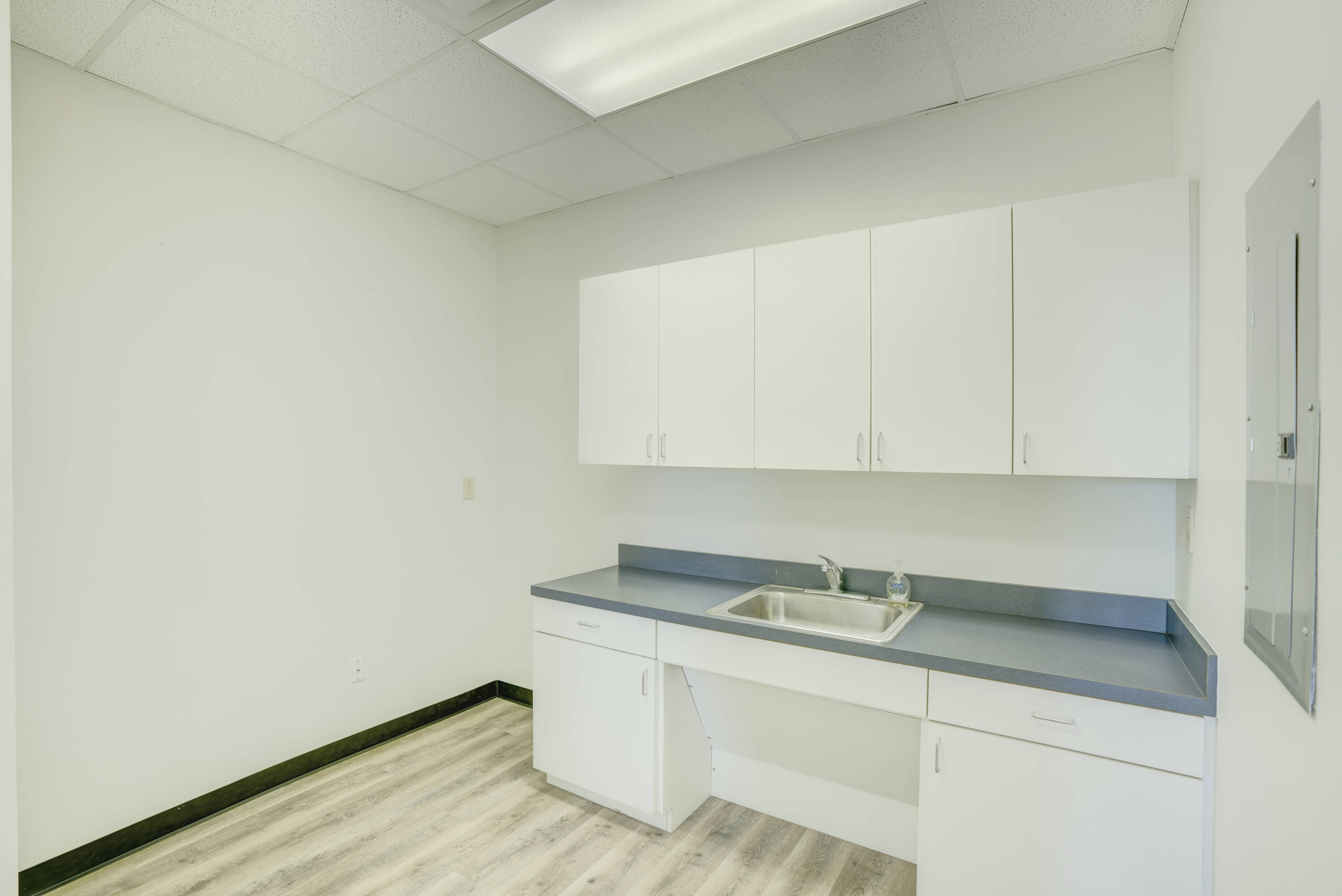 1821 Precinct Line Rd, Hurst, TX 76054 | Crexi.com