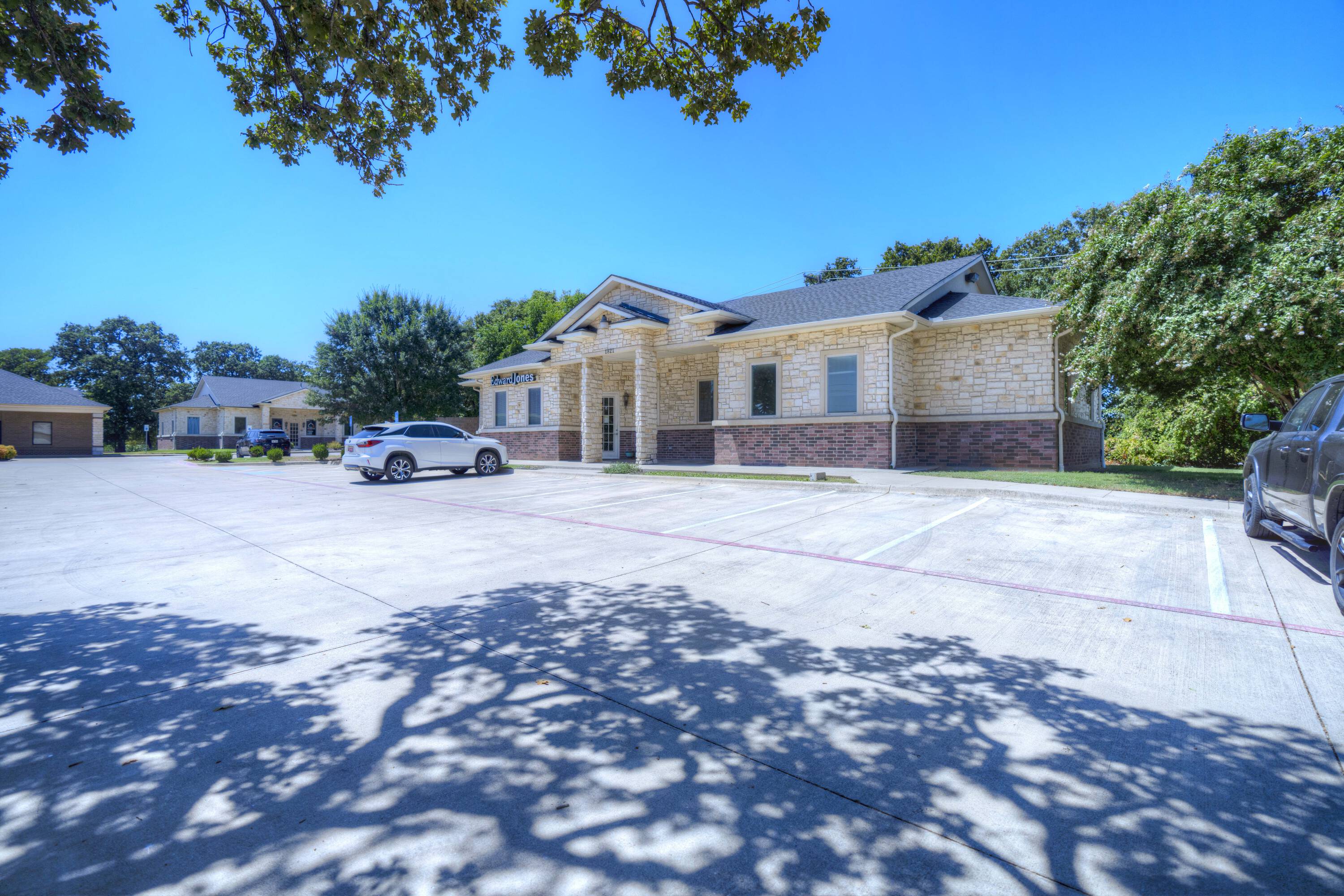 1821 Precinct Line Rd, Hurst, TX 76054 | Crexi.com