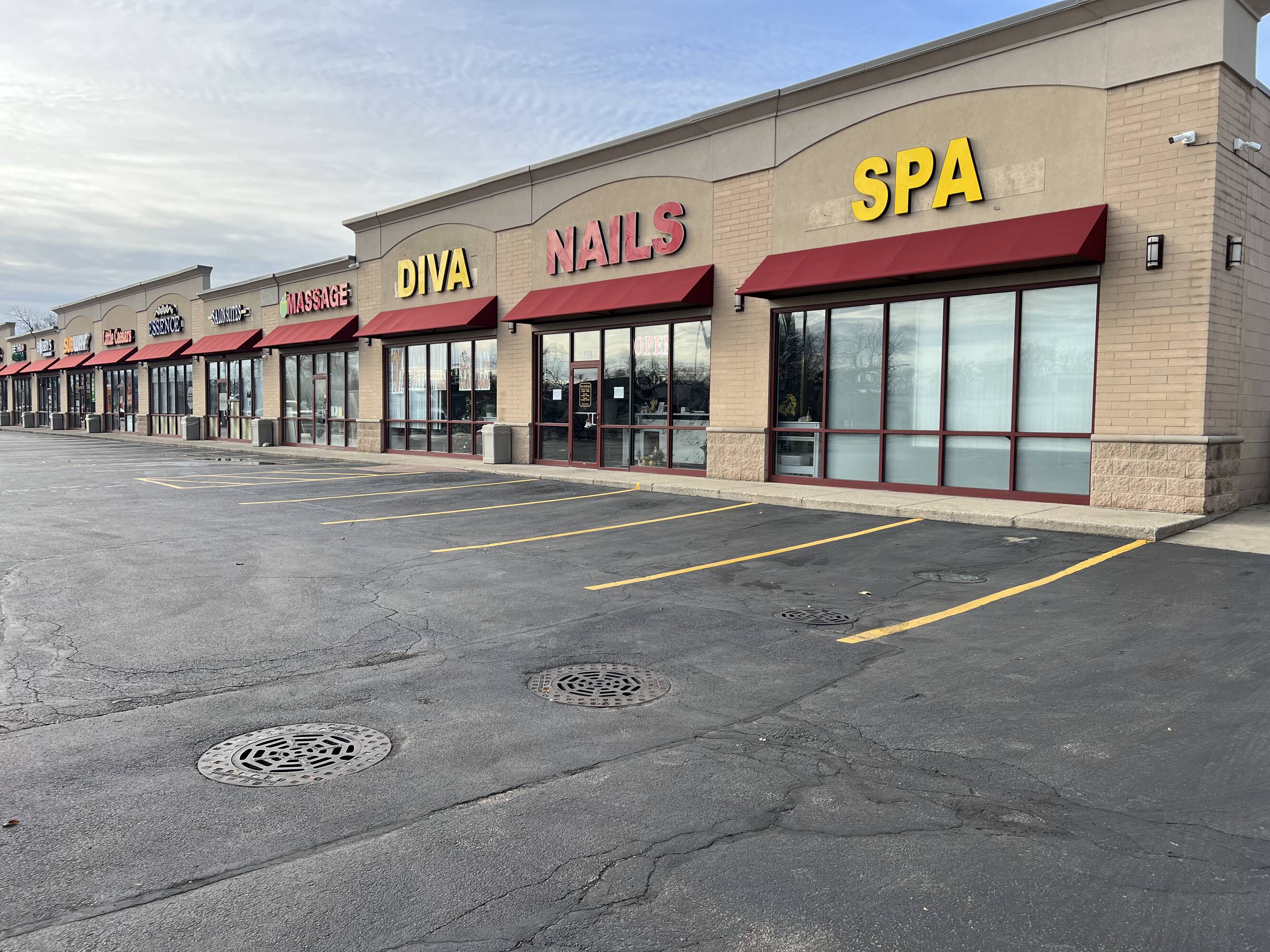440 N MANNHEIM RD Hillside IL 60162-1831 APN: 15084350090000 | Crexi.com