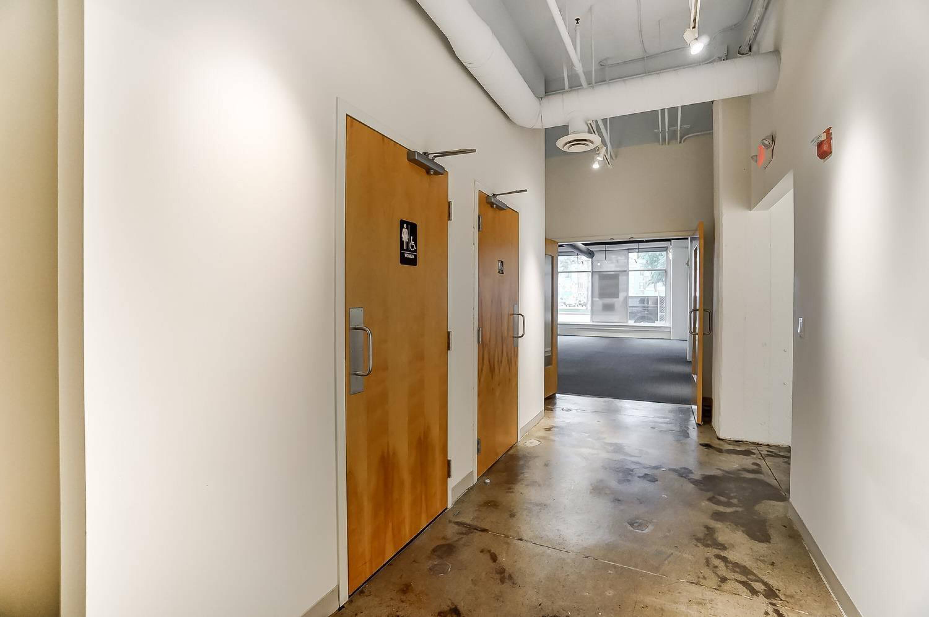 20 E Central Pkwy, Cincinnati, OH 45202 | Crexi.com