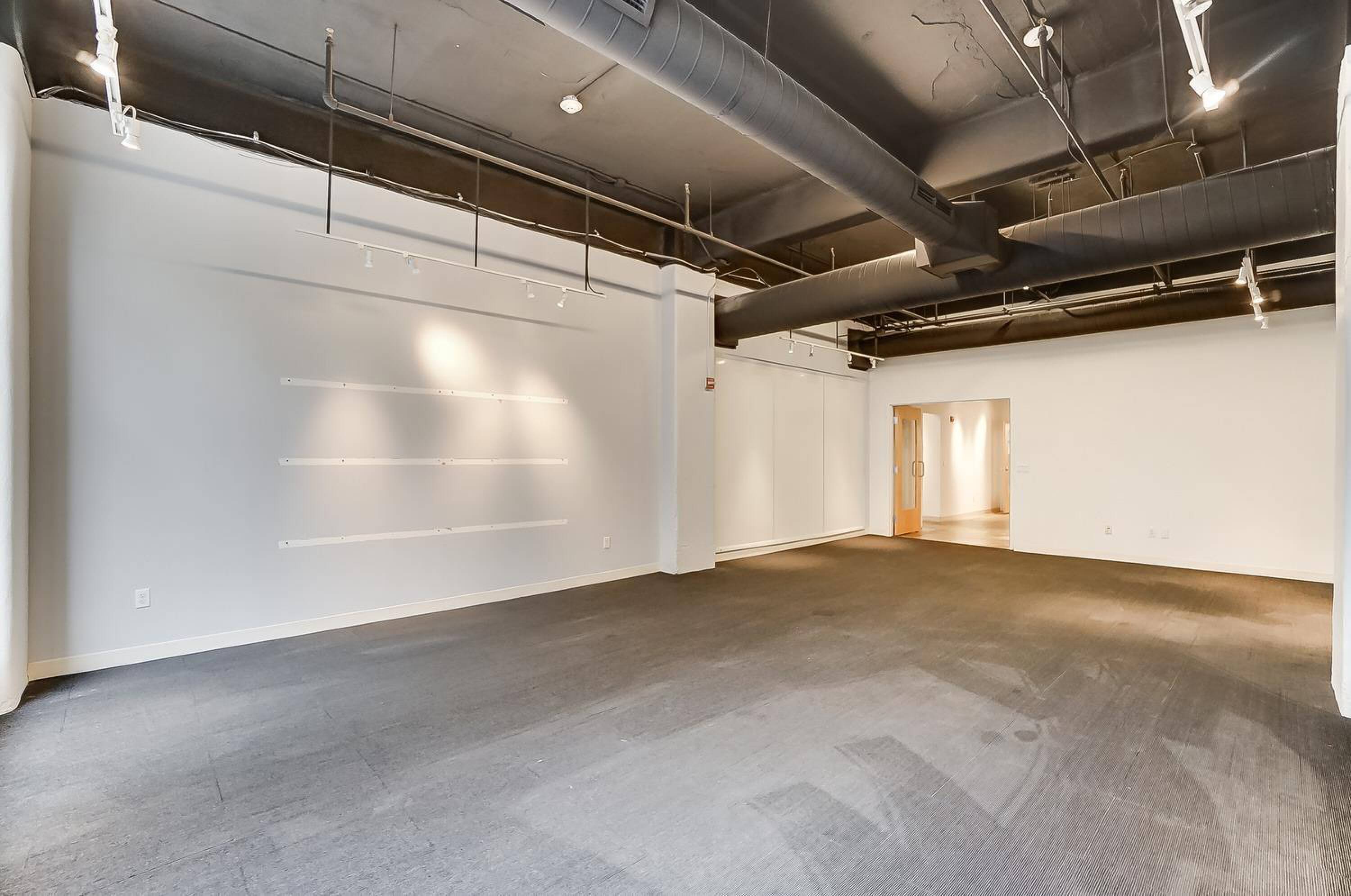 20 E Central Pkwy, Cincinnati, OH 45202 | Crexi.com