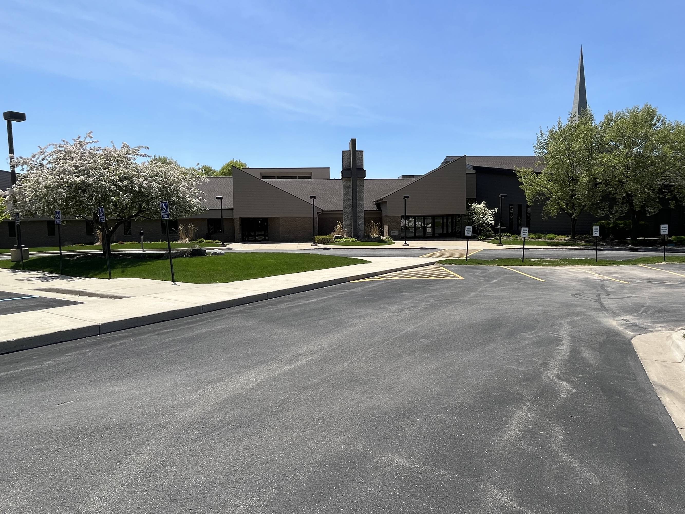 6595 Cascade Rd SE, Grand Rapids, MI 49546 | Crexi.com 6595 Cascade Rd SE, Grand Rapids, MI 49546 | Crexi.com