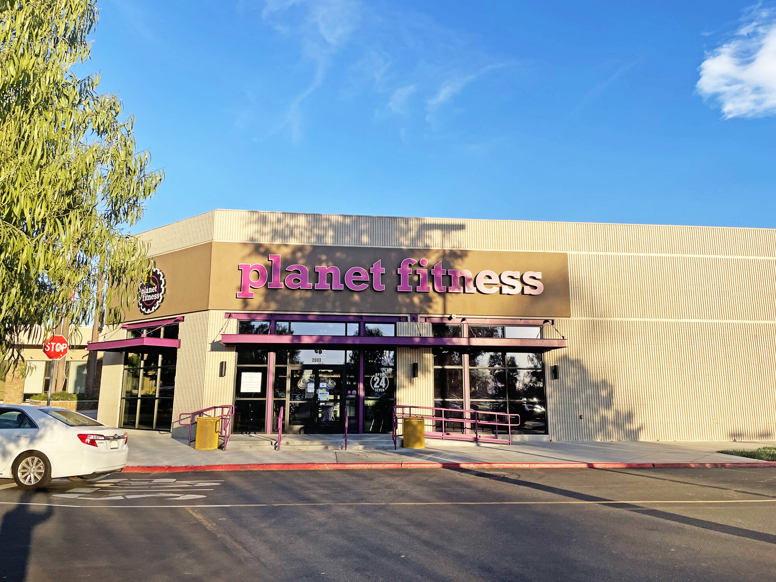 2495 SYCAMORE DR Simi Valley CA 93065-2301 APN: 613024004 | Crexi.com