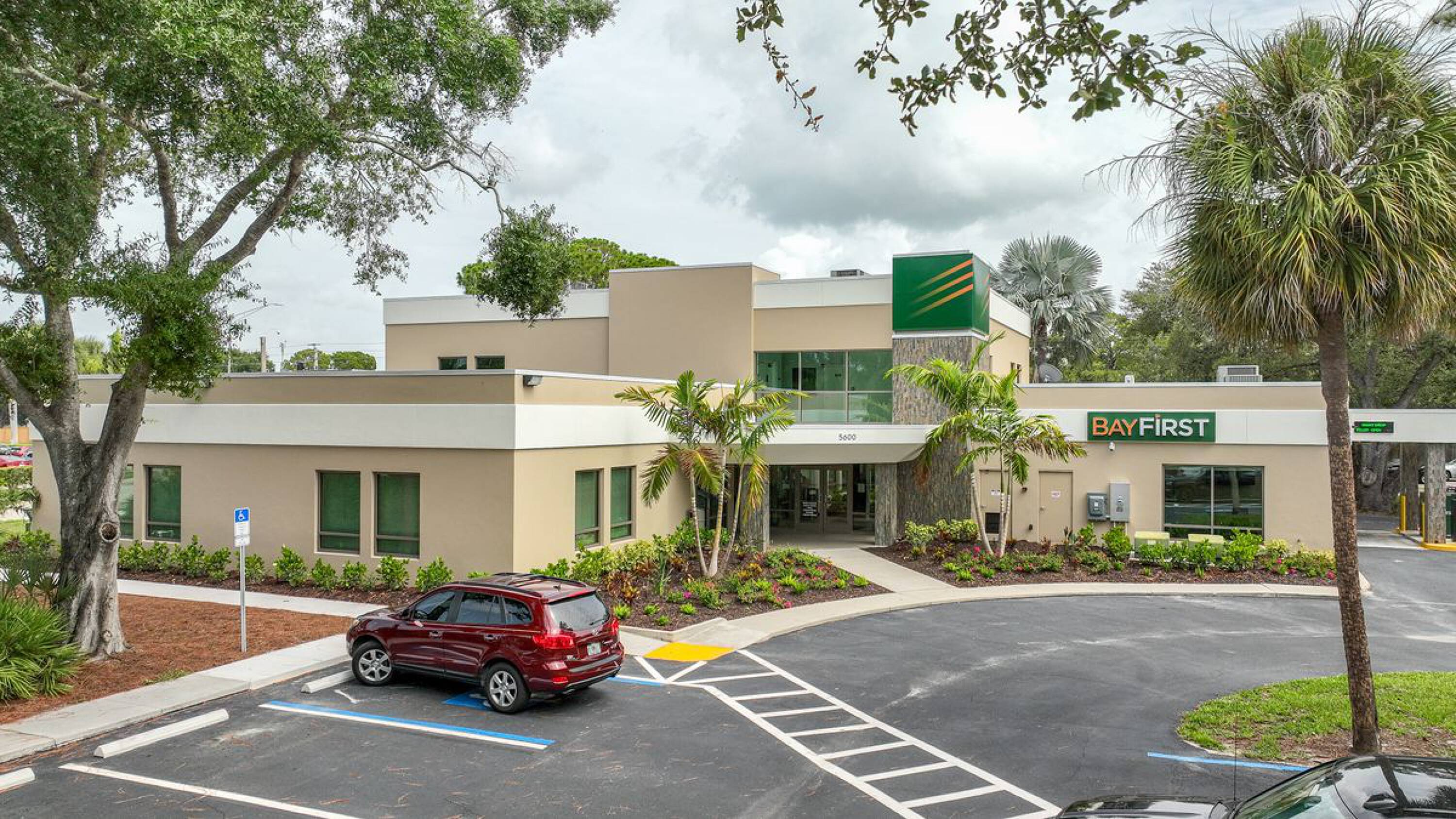 5600 Bee Ridge Rd, Sarasota, FL 34233 | Crexi.com