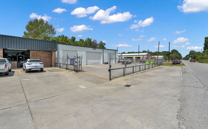 1623 S Cherry St, Tomball, TX 77375 | Crexi.com