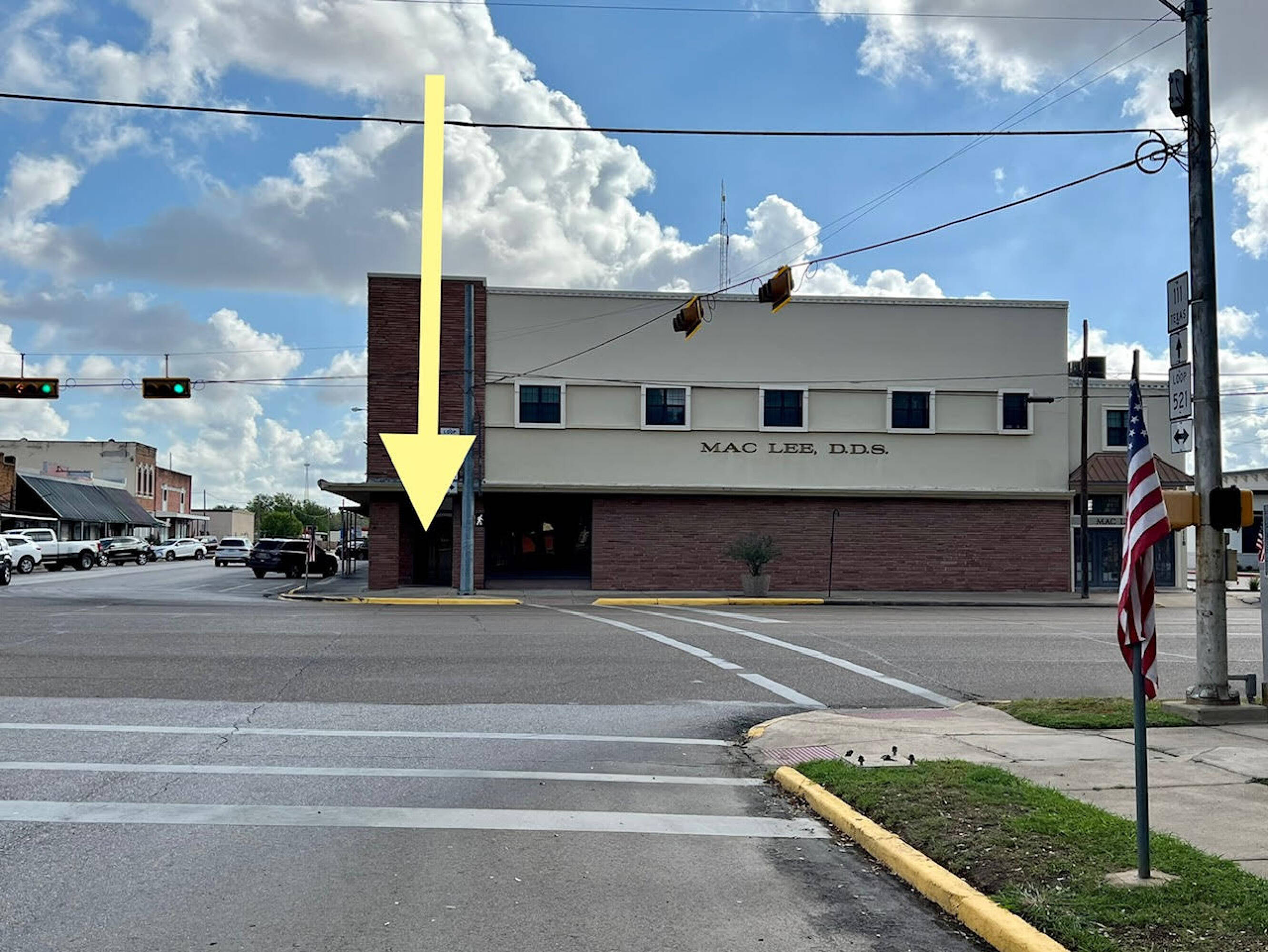 101 E Main St, Edna, TX 77957 | Crexi.com