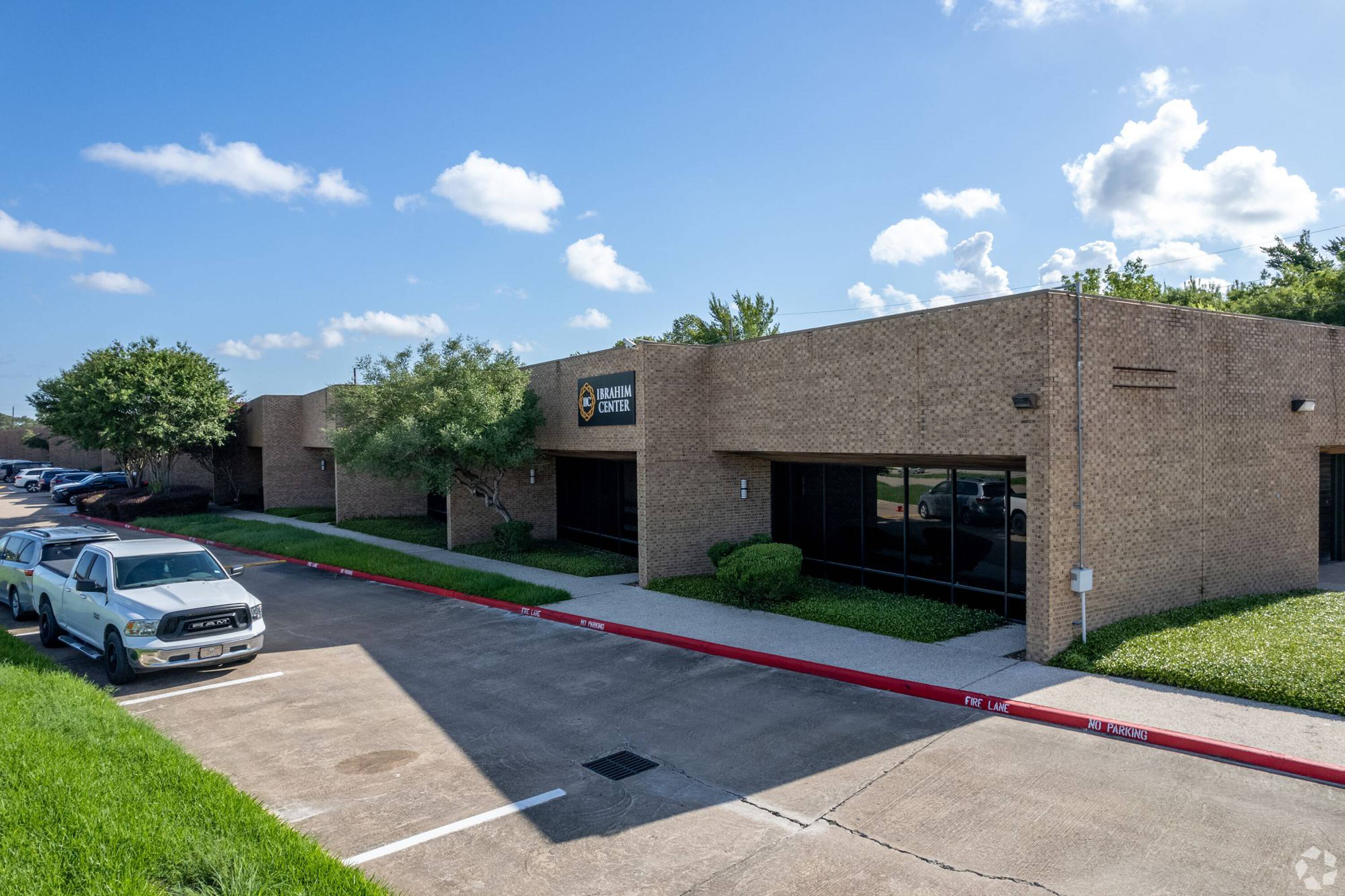 7505-7563 South Fwy, Houston, TX 77021 | Crexi.com