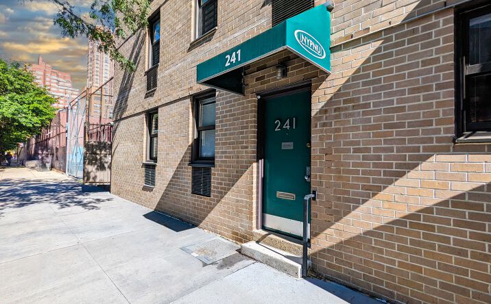 241 E 75th St, New York, NY 10021 | Crexi.com