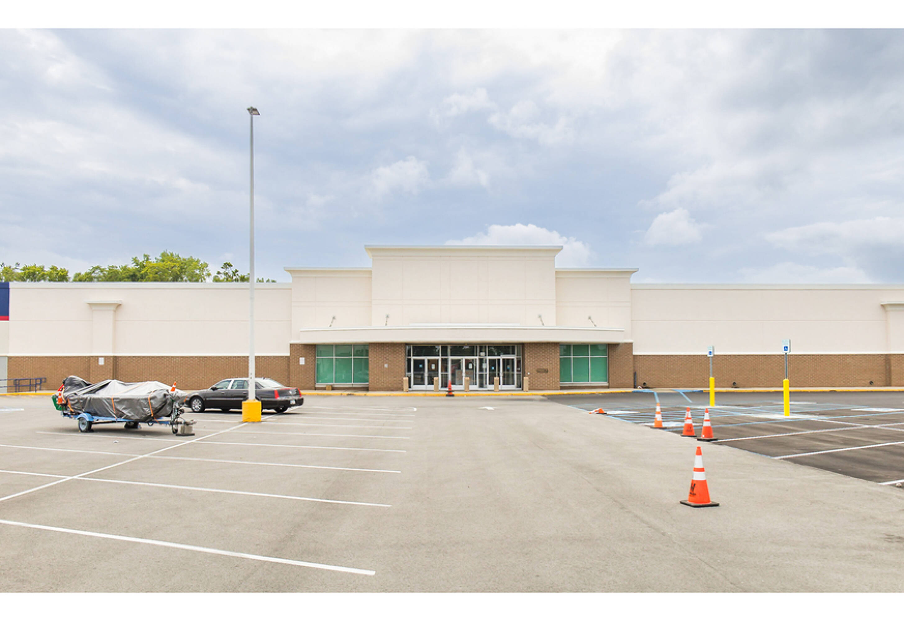 8752 N Michigan Rd, Indianapolis, IN 46268 | Crexi.com