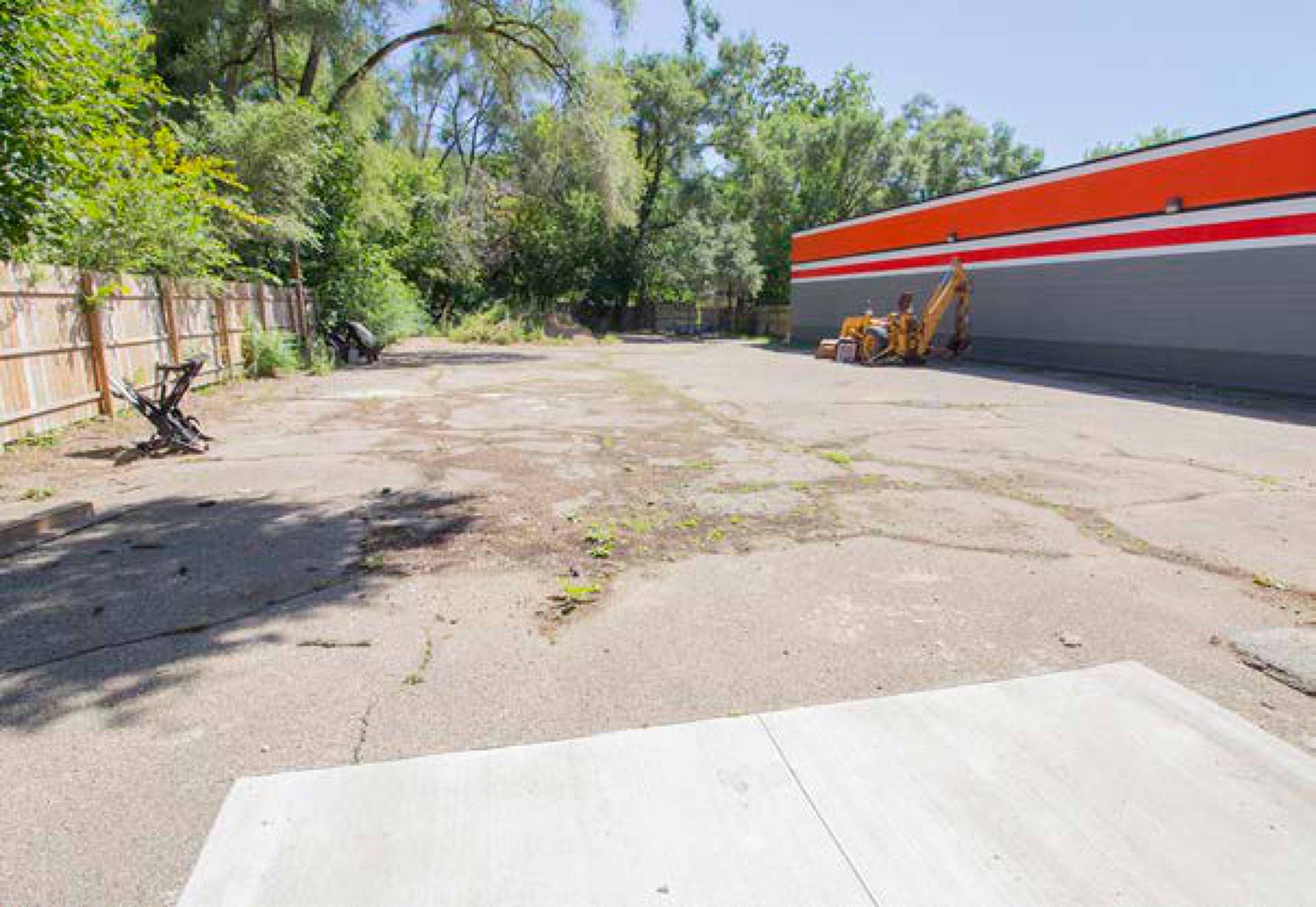 618 Riverview Dr, Kalamazoo, MI 49048 | Crexi.com