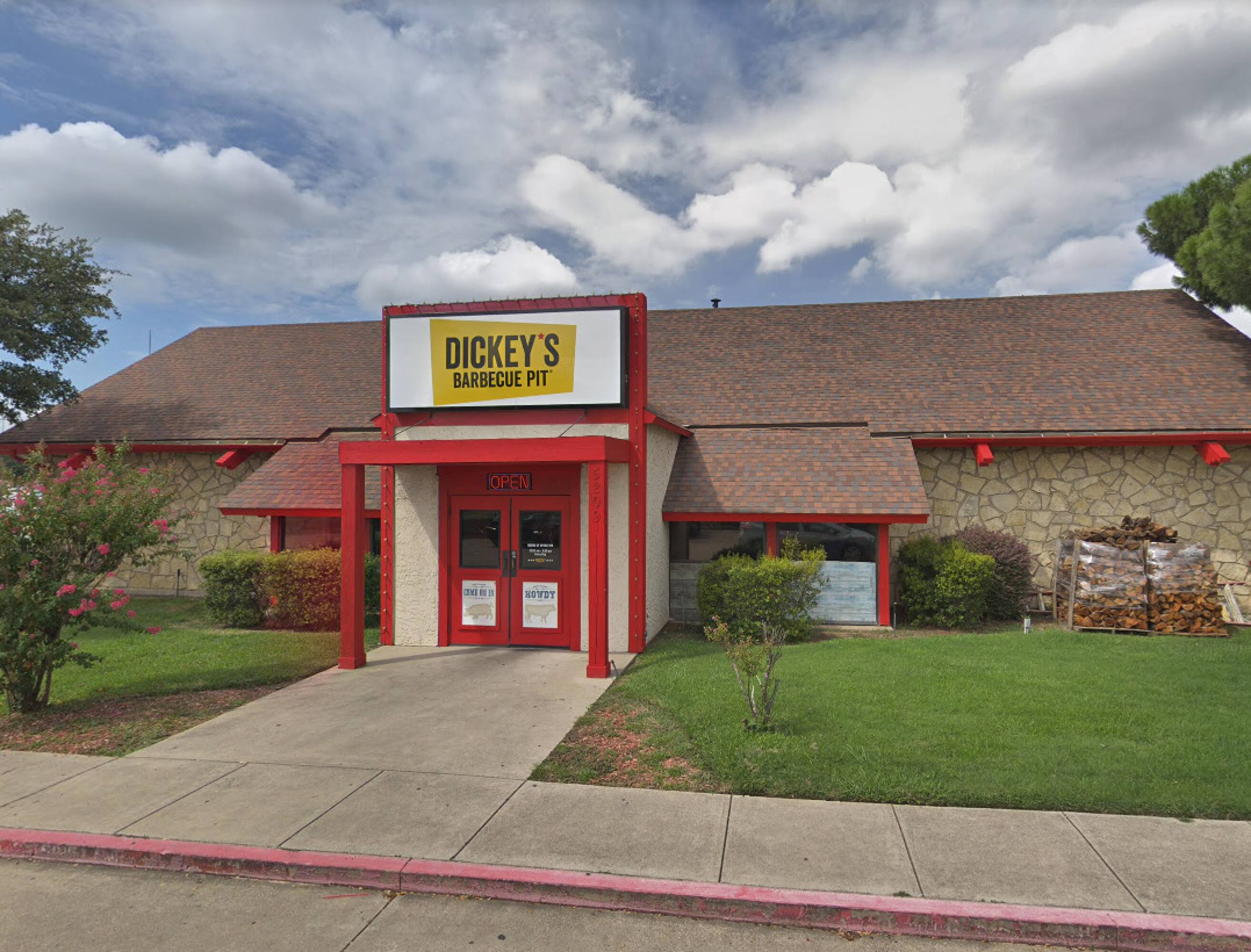 5209 Rufe Snow Dr, North Richland Hills, TX 76180 | Crexi.com