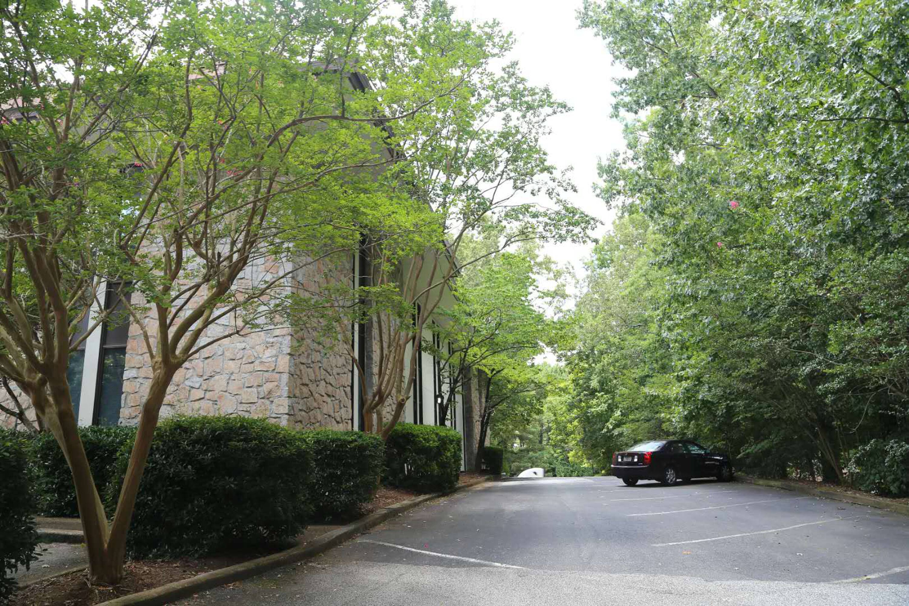 5040 SNAPFINGER WOODS DR Decatur GA 30035-4020 APN: 16 025 01 009 ...