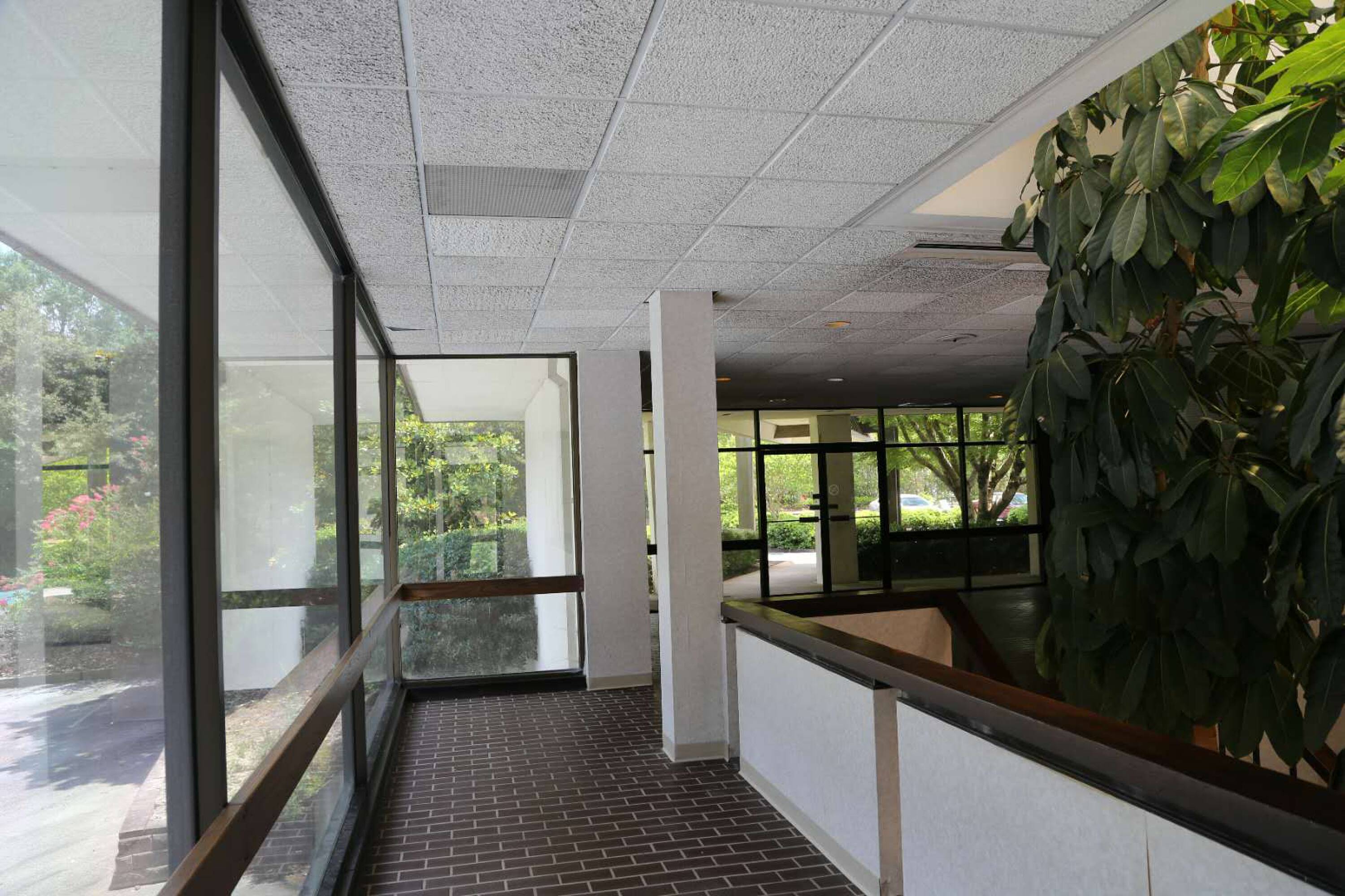 5040 SNAPFINGER WOODS DR Decatur GA 30035-4020 APN: 16 025 01 009 | Crexi.com