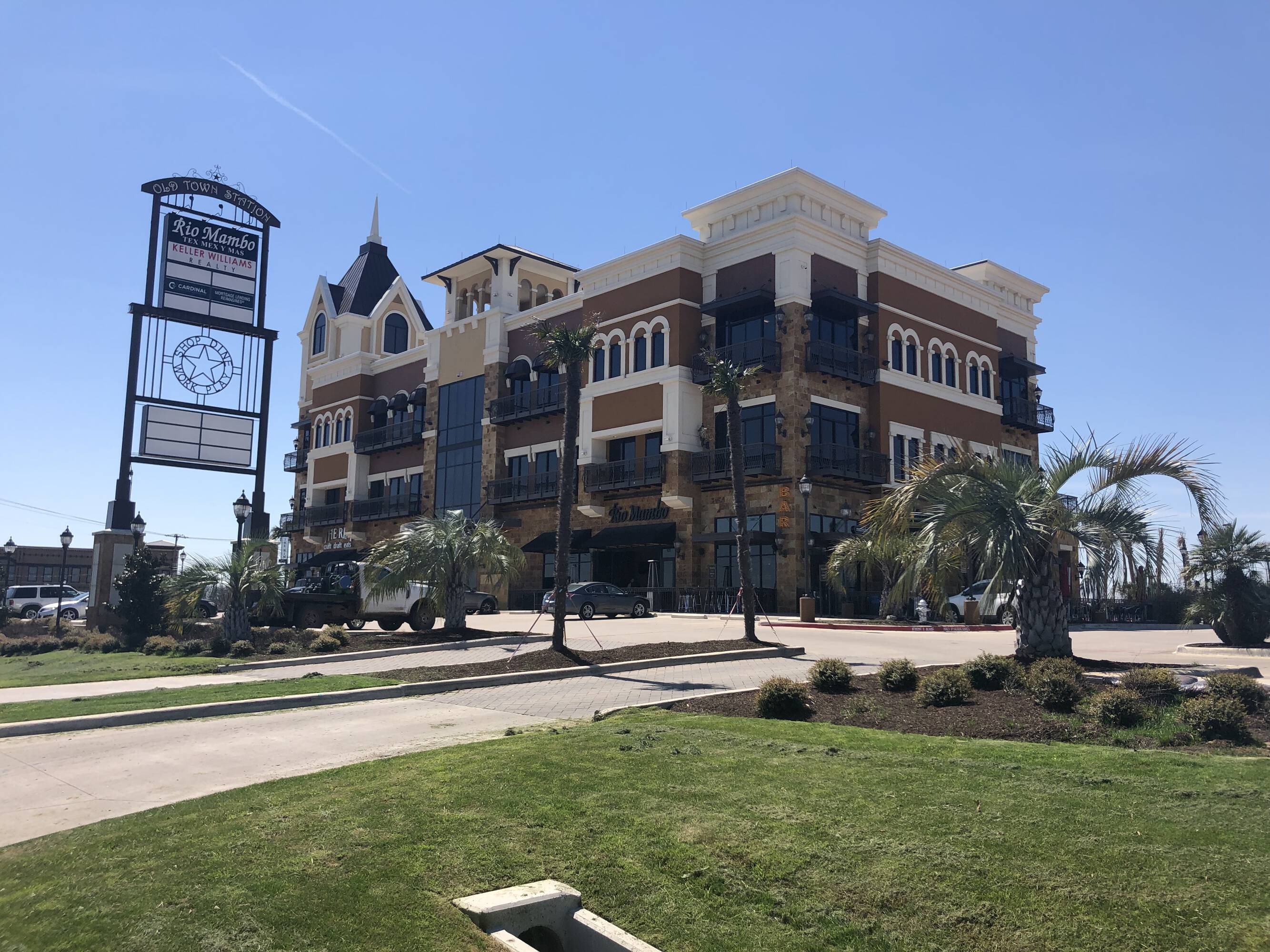 295 E Renfro St., Burleson, TX 76028 | Crexi.com