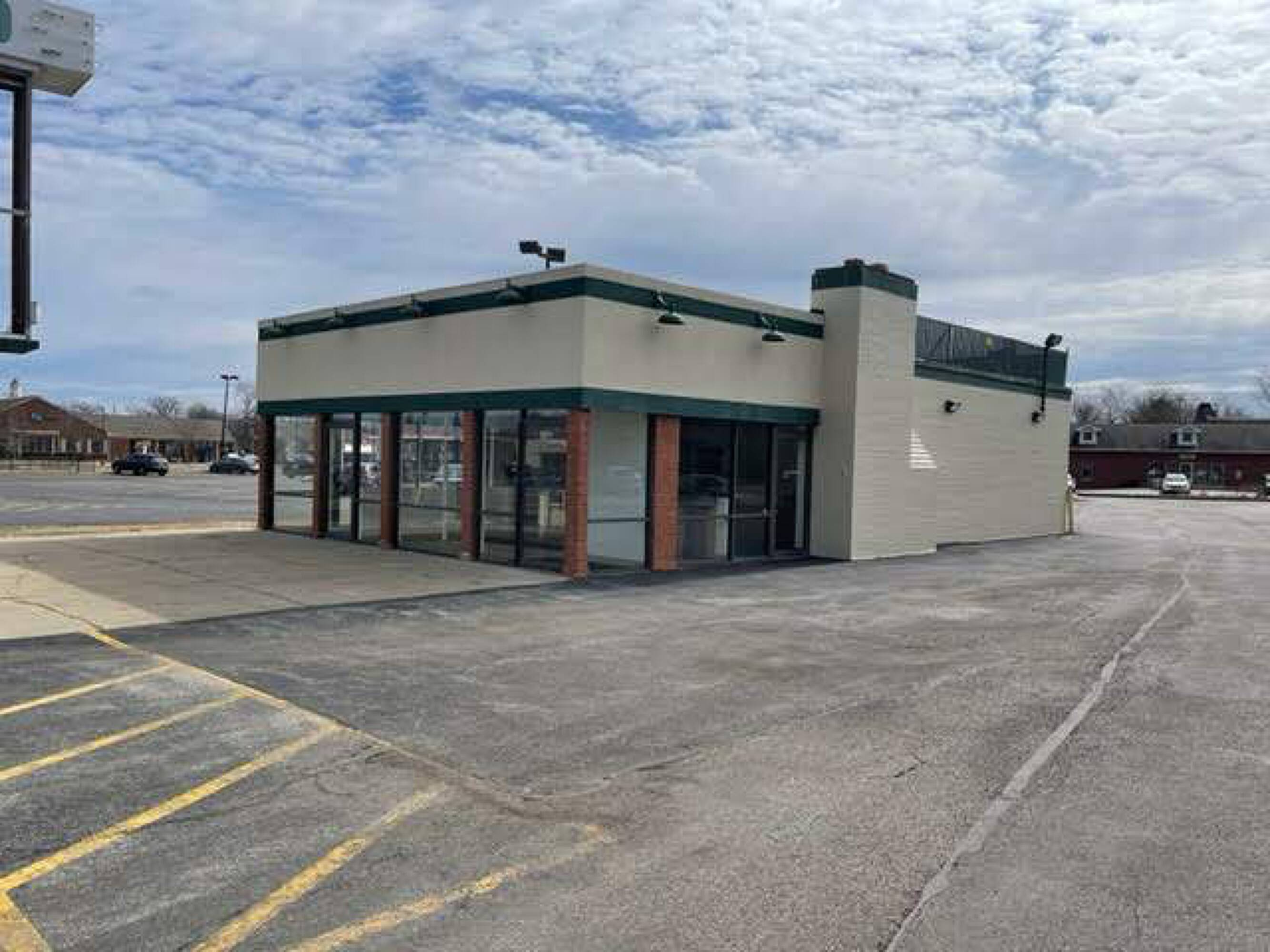 1911 W Algonquin Road, Rolling Meadows, IL 60008 | Crexi.com