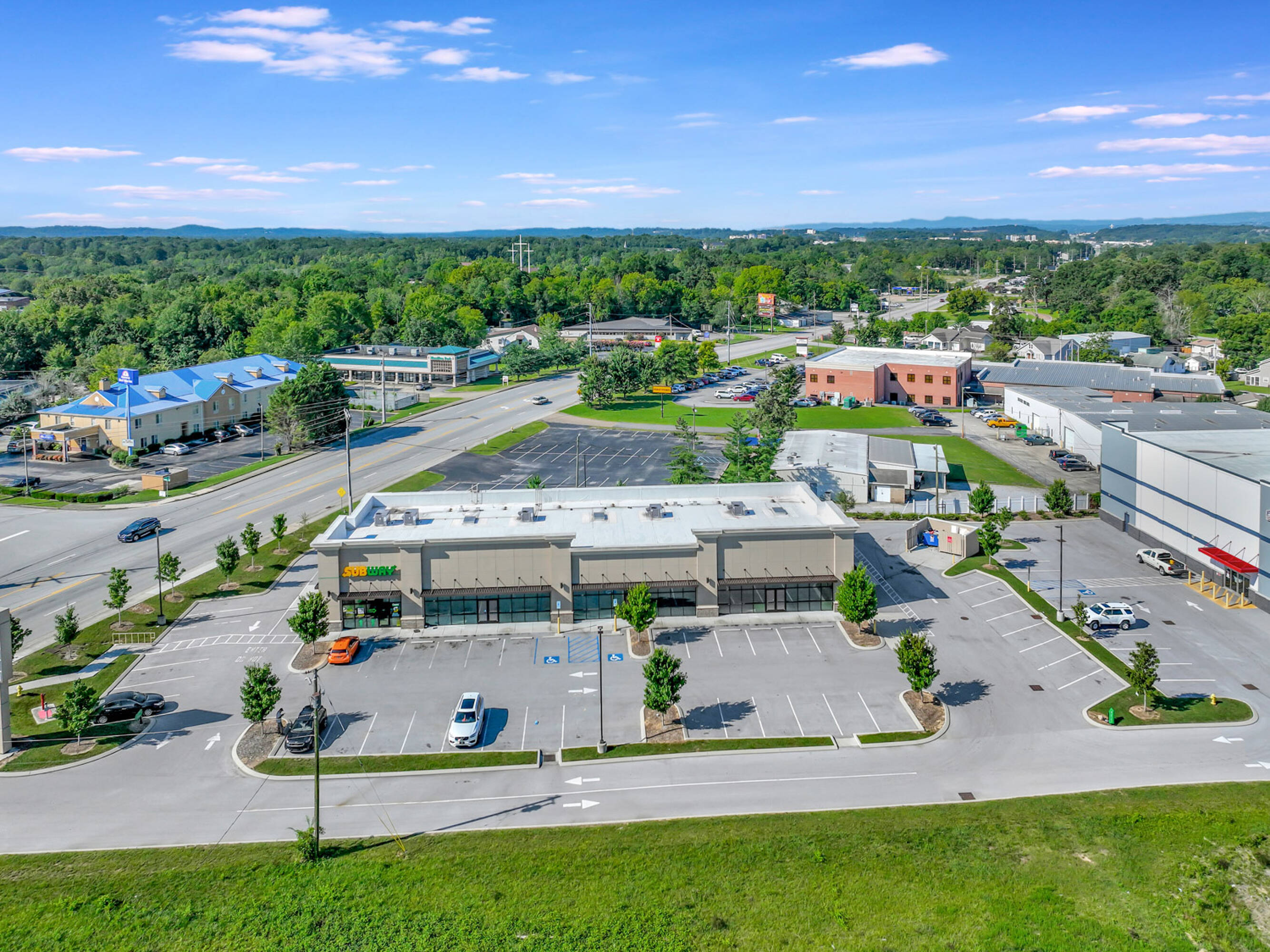 7635 LEE HWY Chattanooga TN 37421-1659 APN: 139G D 005 | Crexi.com