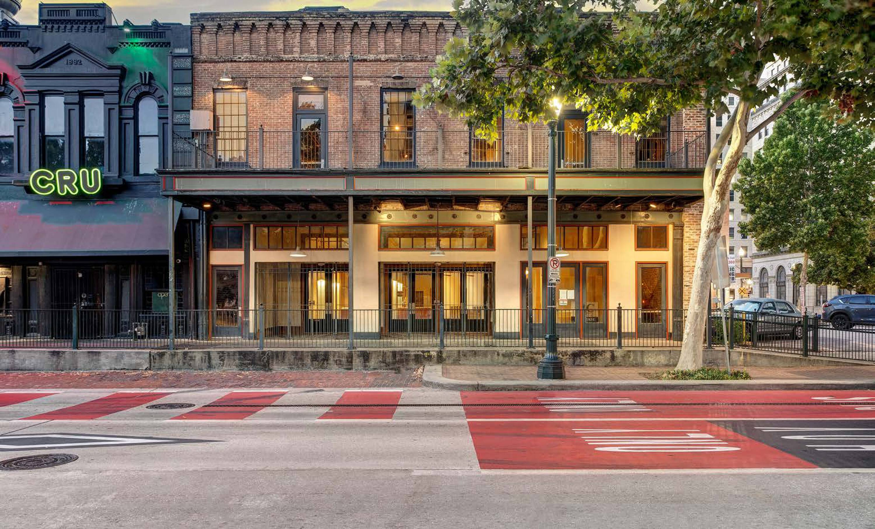 315 Travis St, Houston, TX 77002 | Crexi.com