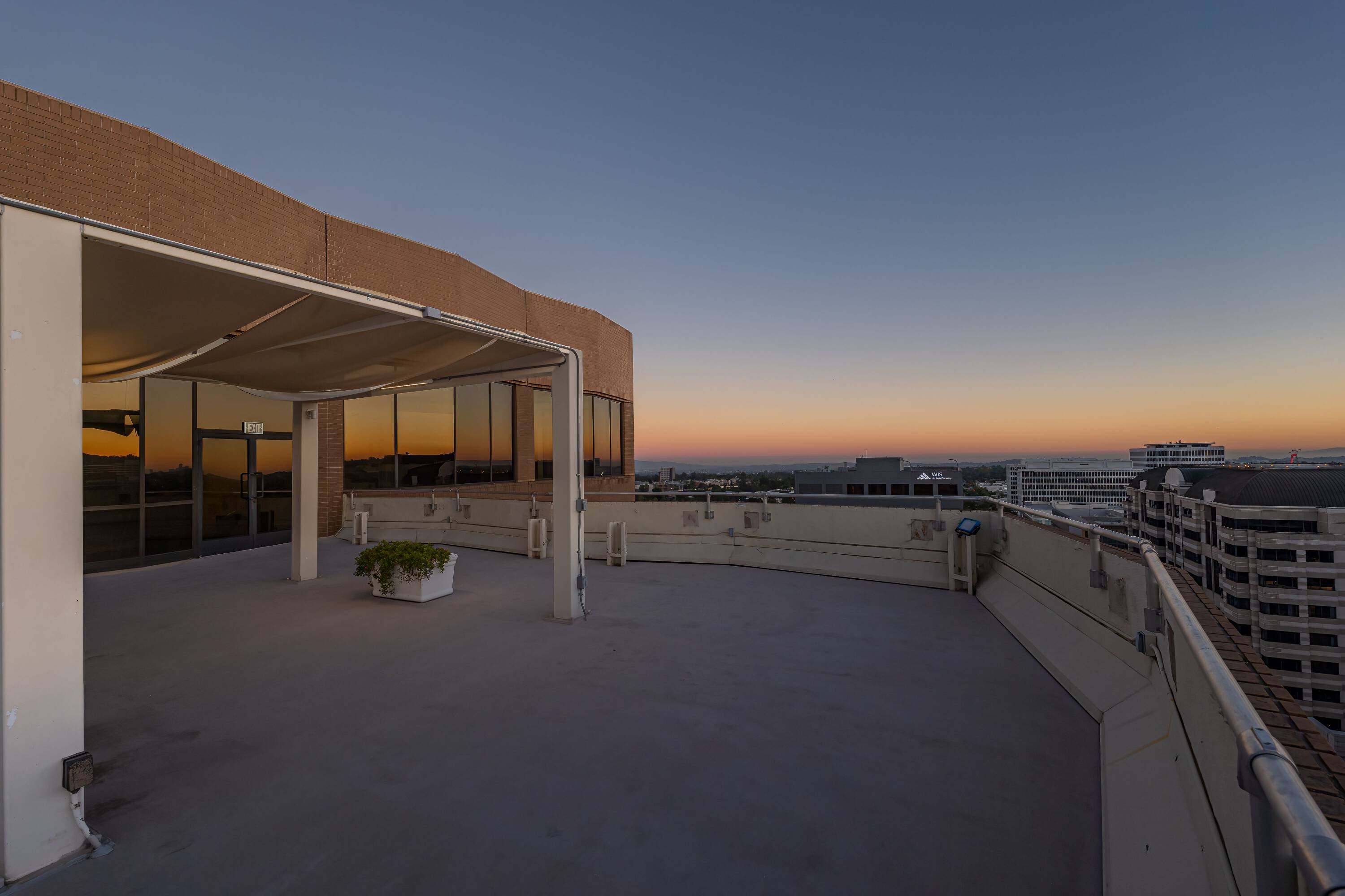 2 N Lake Ave, Pasadena, CA 91101 | Crexi.com