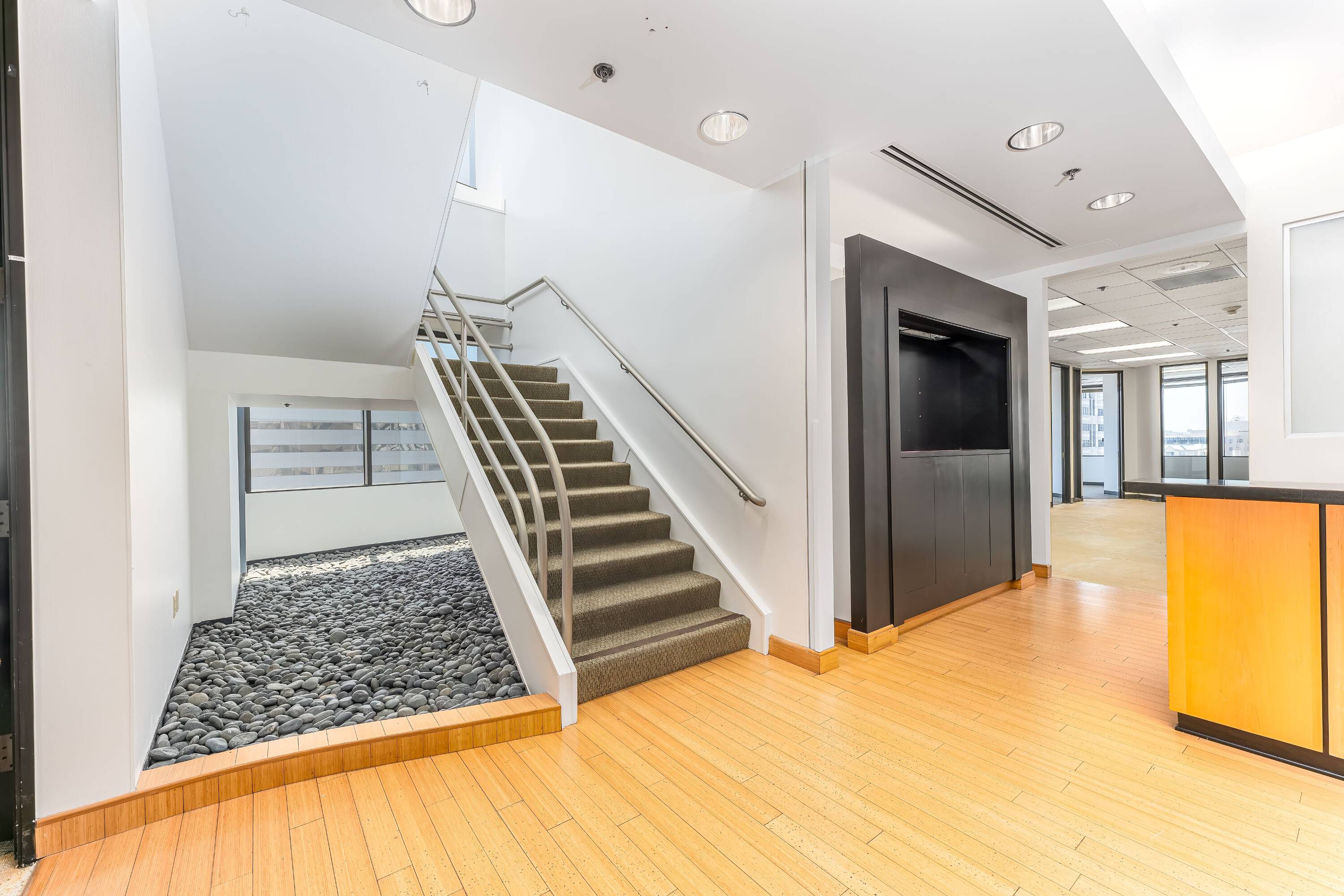 2 N Lake Ave, Pasadena, CA 91101 | Crexi.com