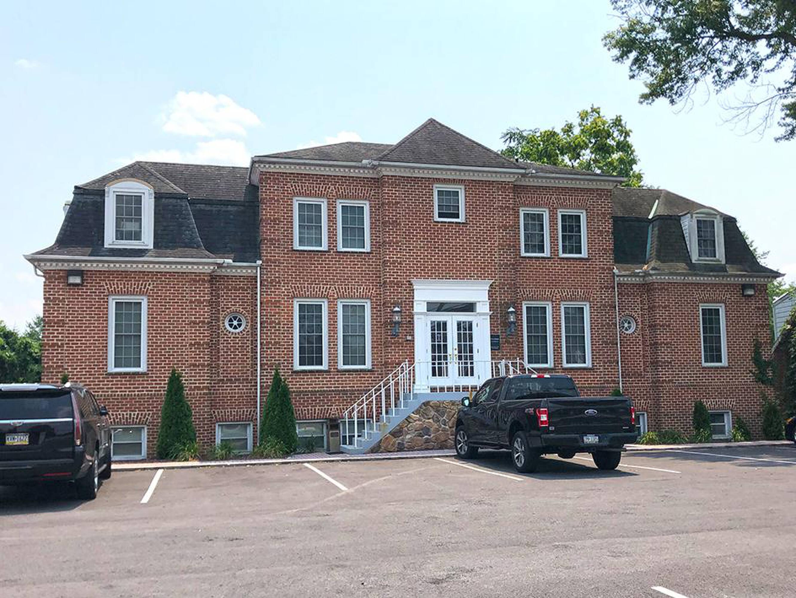 3507 MARKET ST Camp Hill PA 17011-4310 APN: 10-21-0275-151 | Crexi.com